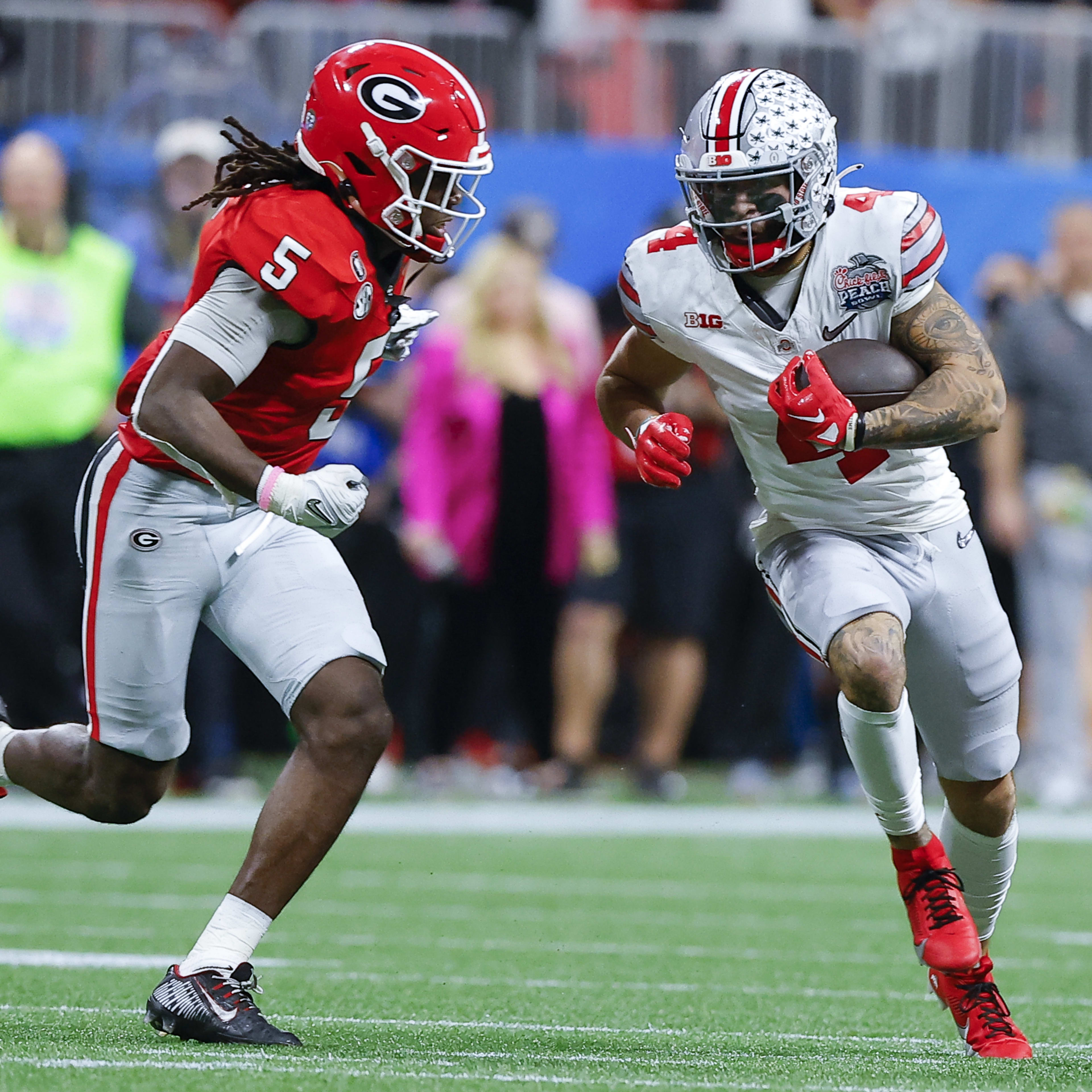 Hooters Girls Turn Heads With 'Stunning' Playoff Photo - The Spun