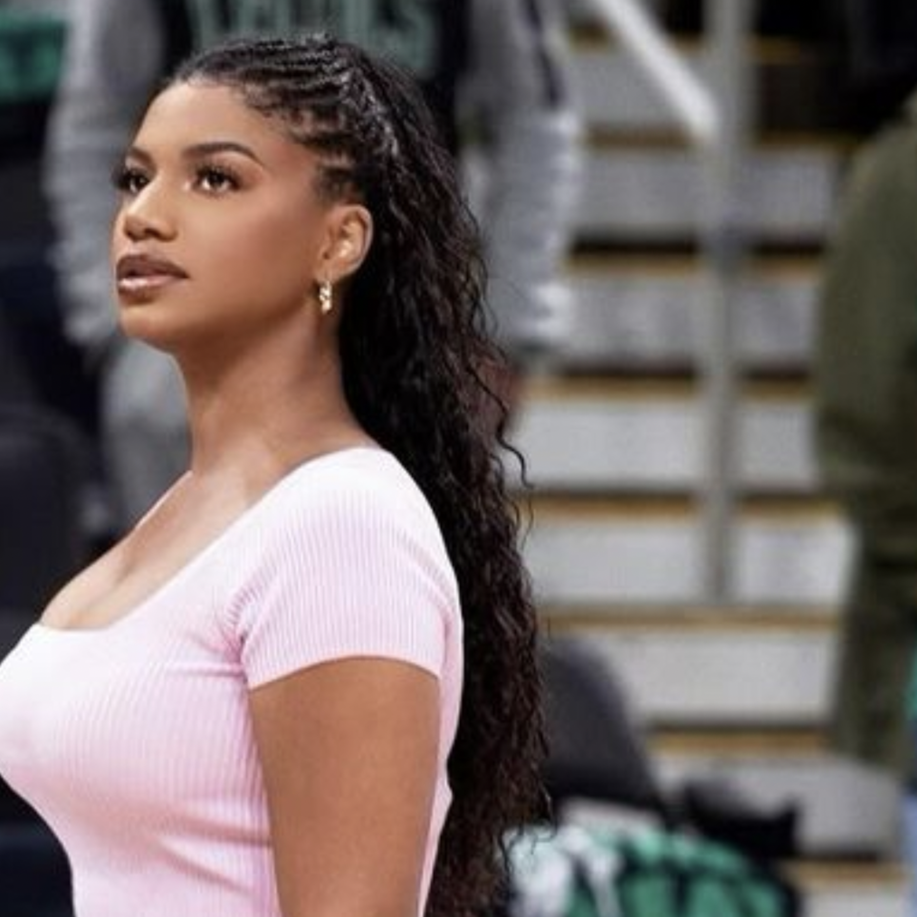 NBA Reporter Taylor Rooks Stuns With Her Sideline Outfit - The Spun