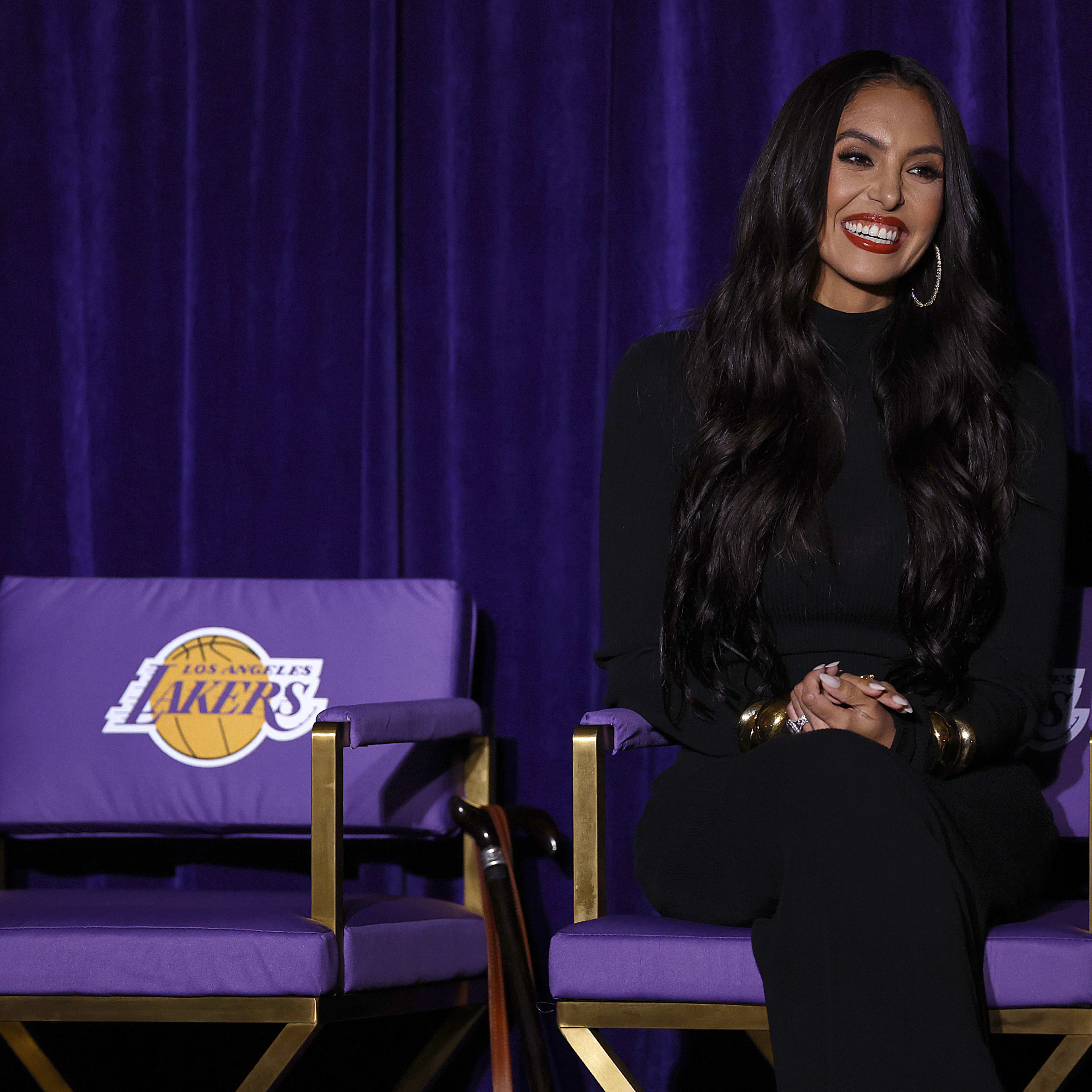 NFL Fans Want Two Announcers Fired After Week 18 - The Spun