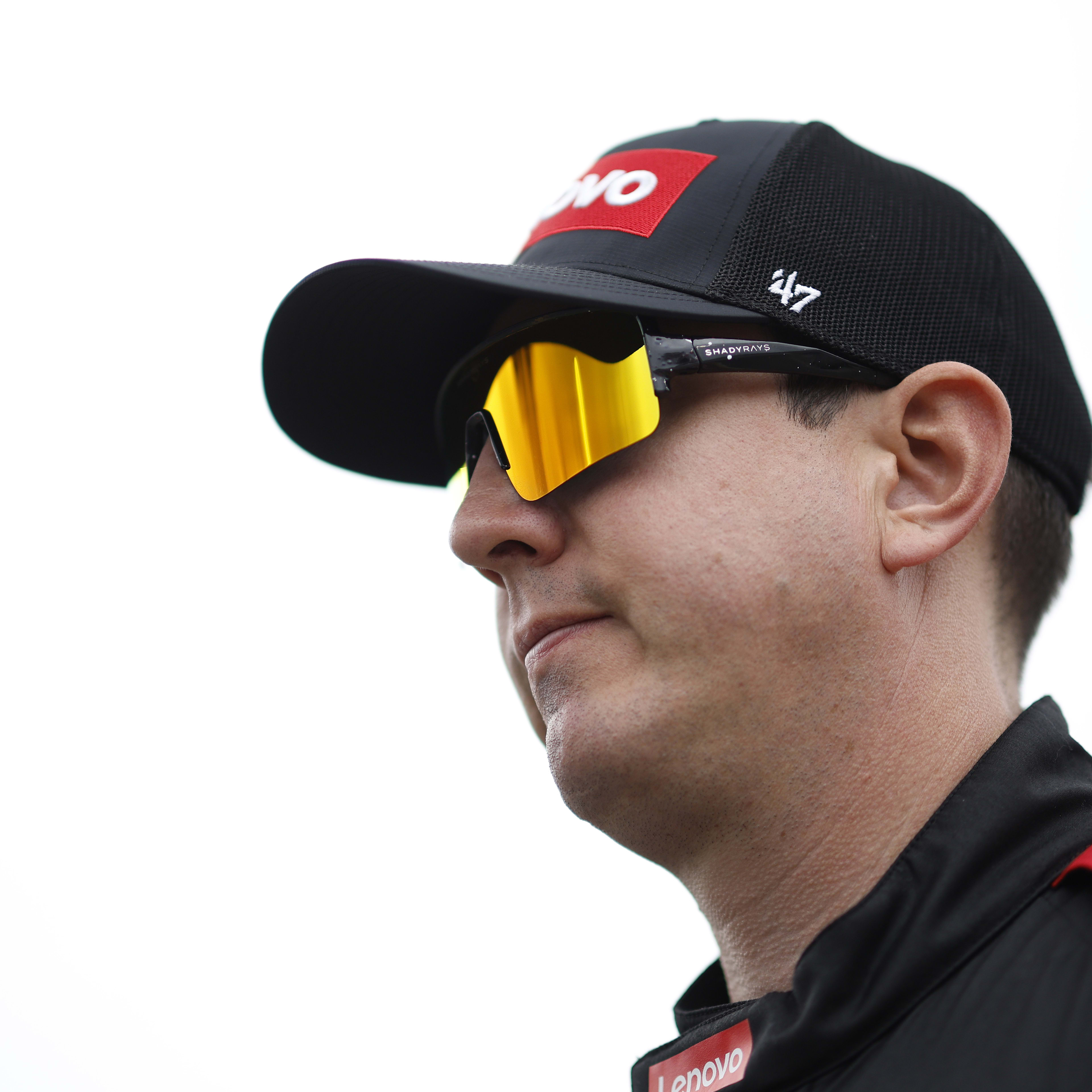 Prayers Pouring In For Legendary NFL Star Randy Moss - The Spun