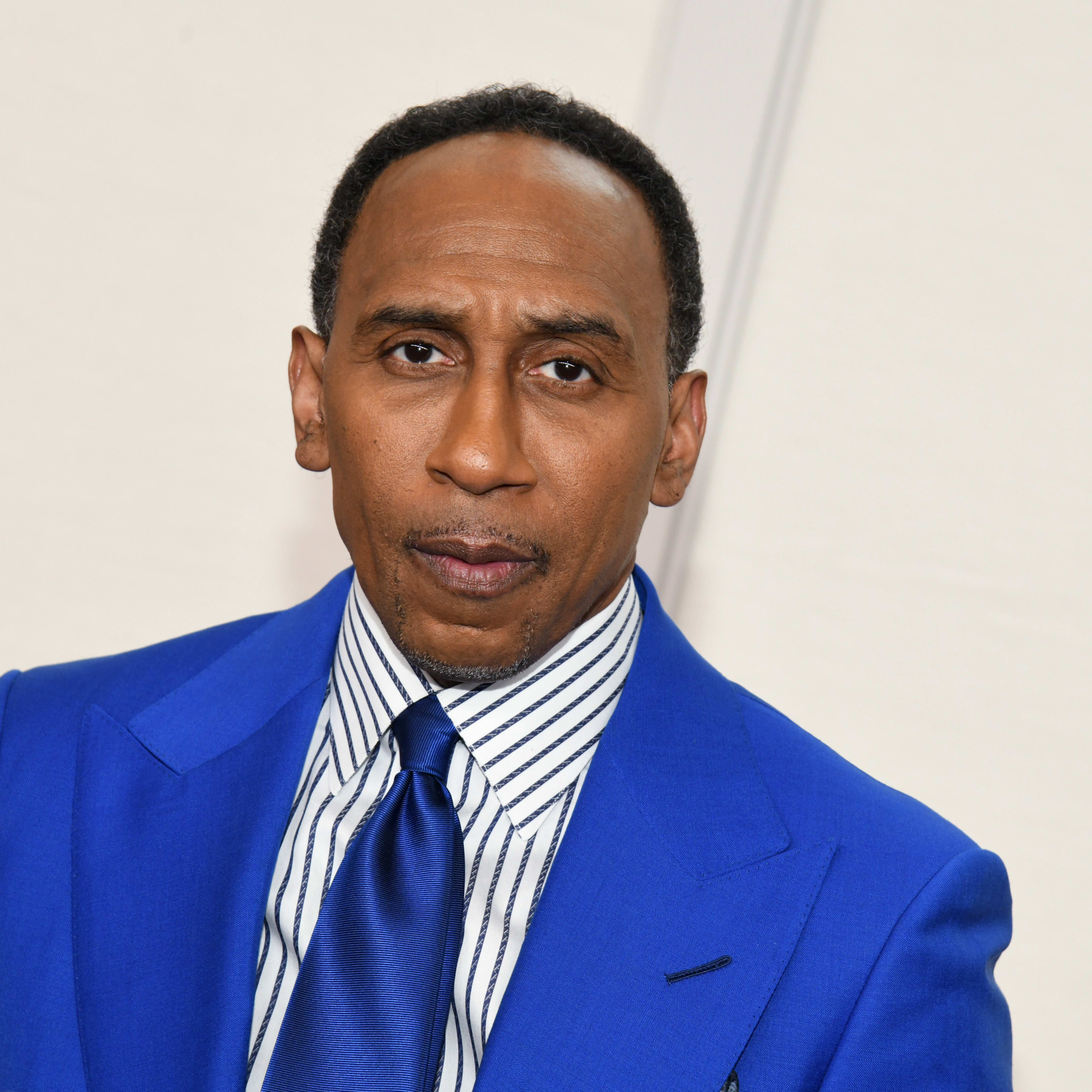 Longtime NFL Doctor Announces Major Career Change On Sunday - The Spun