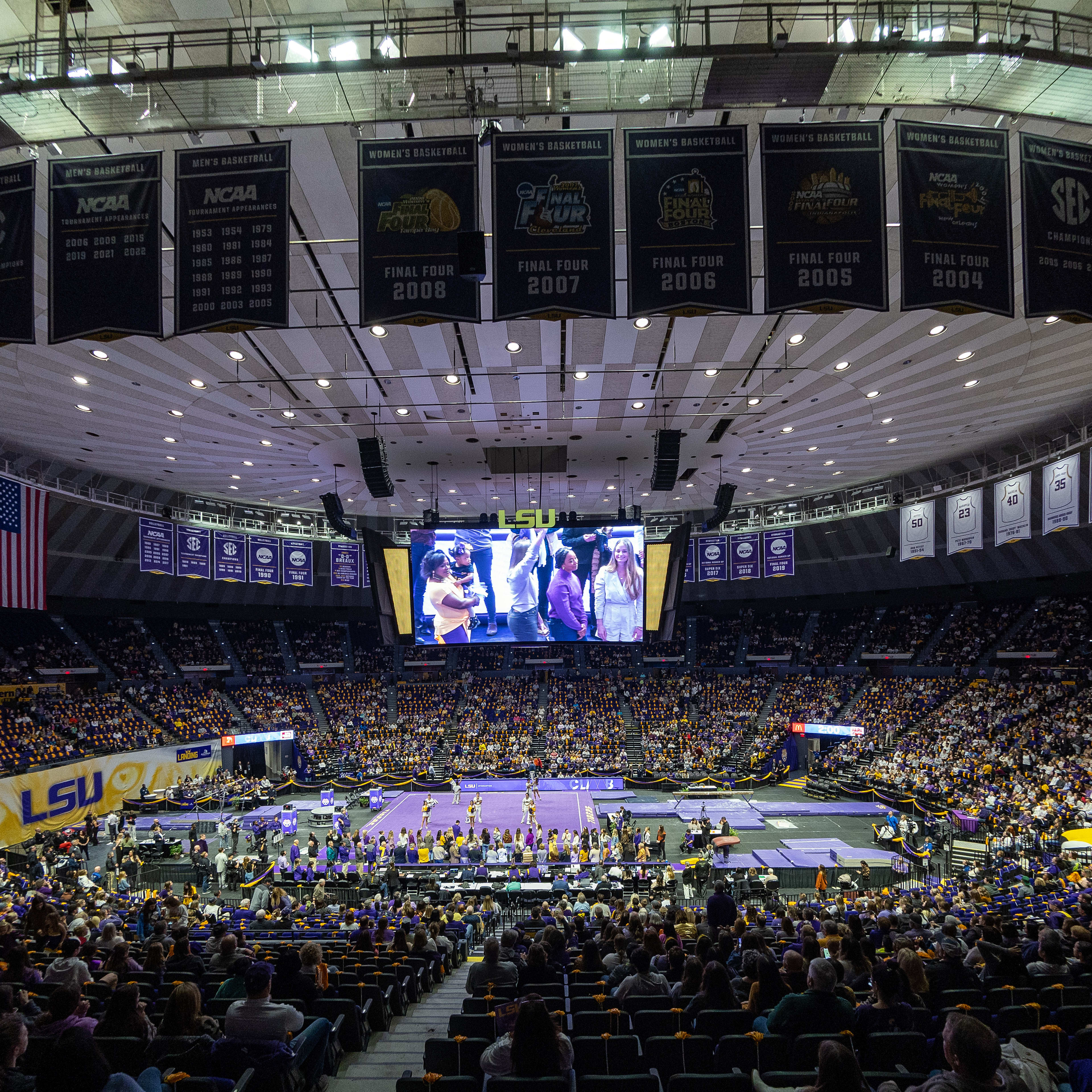 College Football Transfer Starting 'Bidding War' At $2.5 Million - The Spun