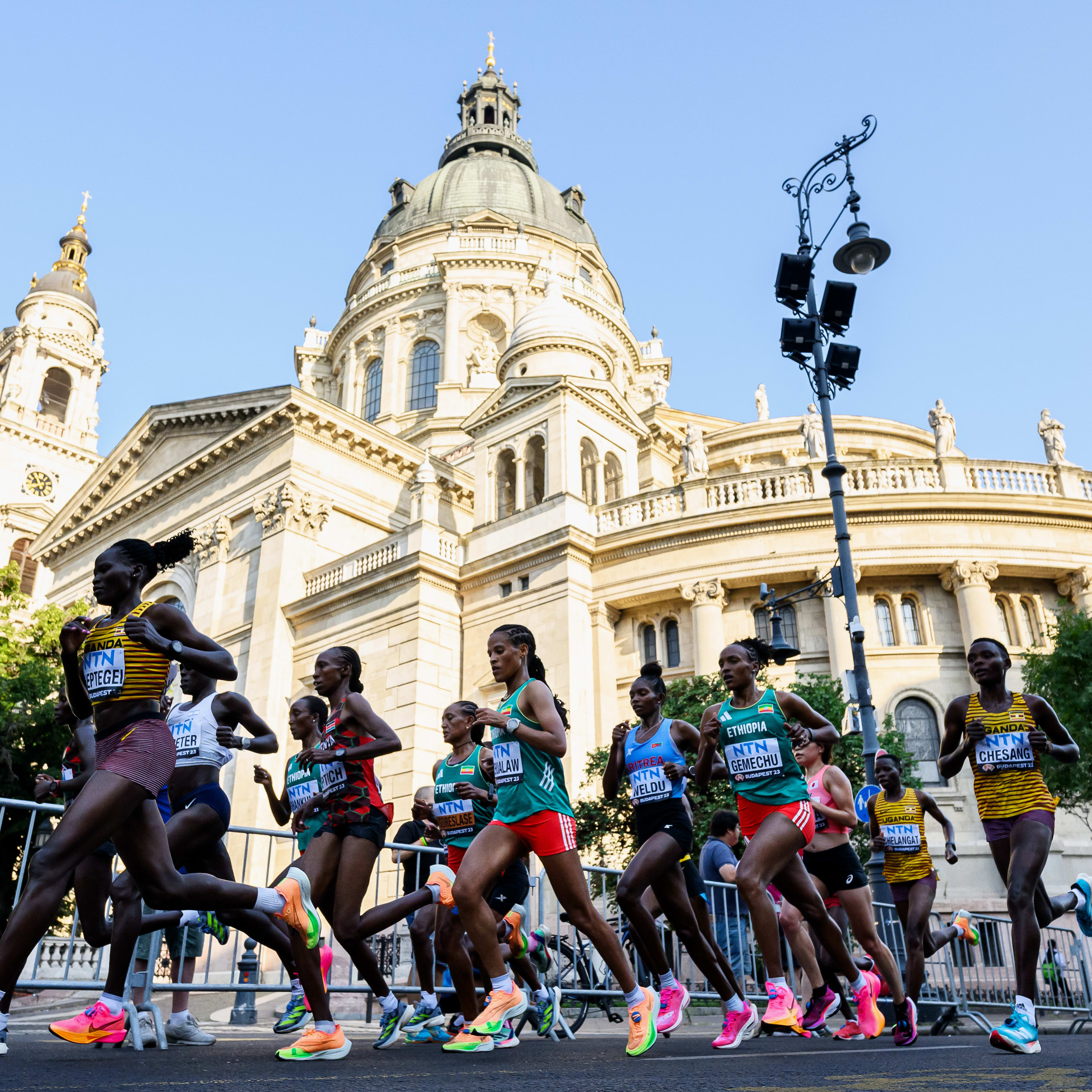 Laura Rutledge Suffered A Slight Wardrobe Malfunction During The ...