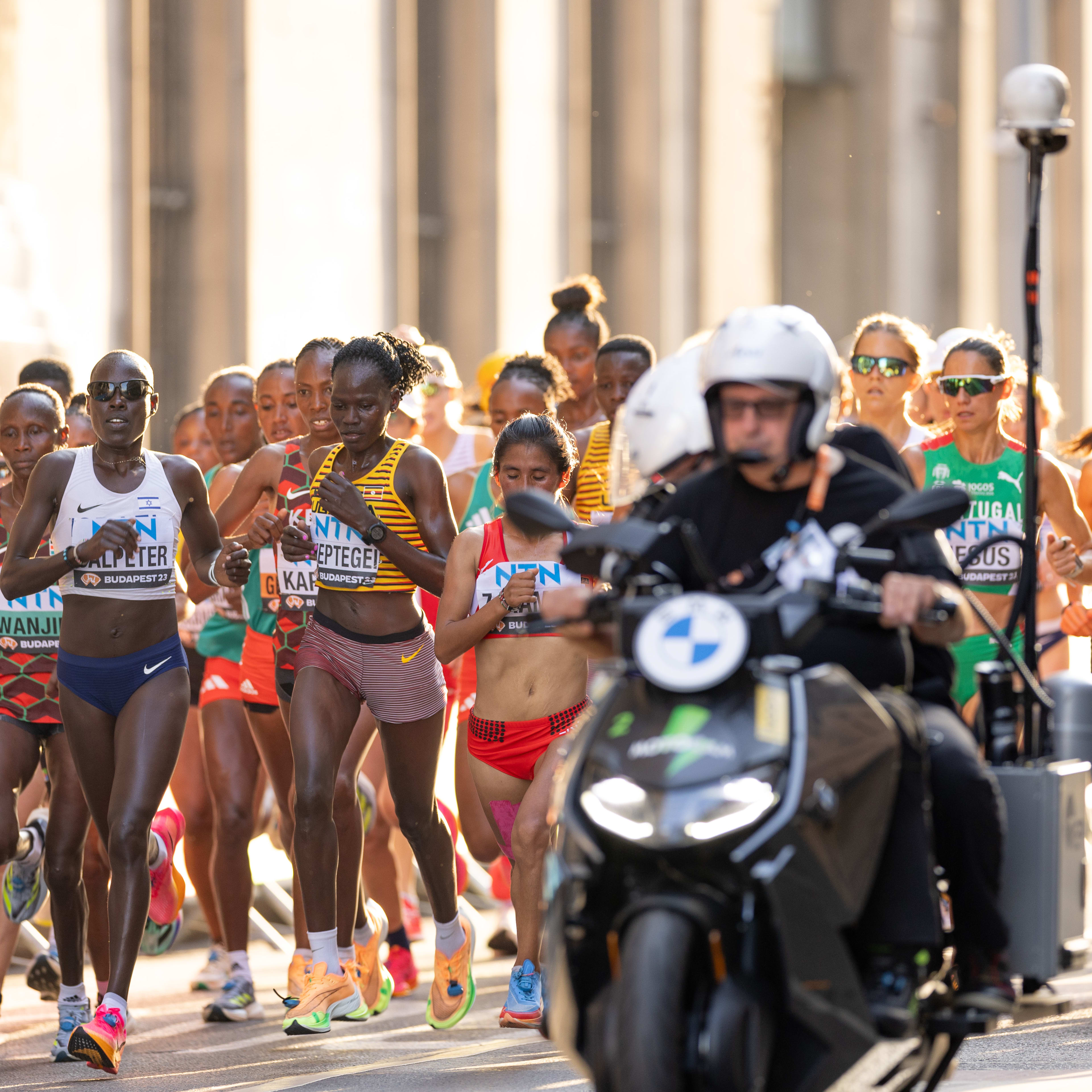 Laura Rutledge Suffered A Slight Wardrobe Malfunction During The ...