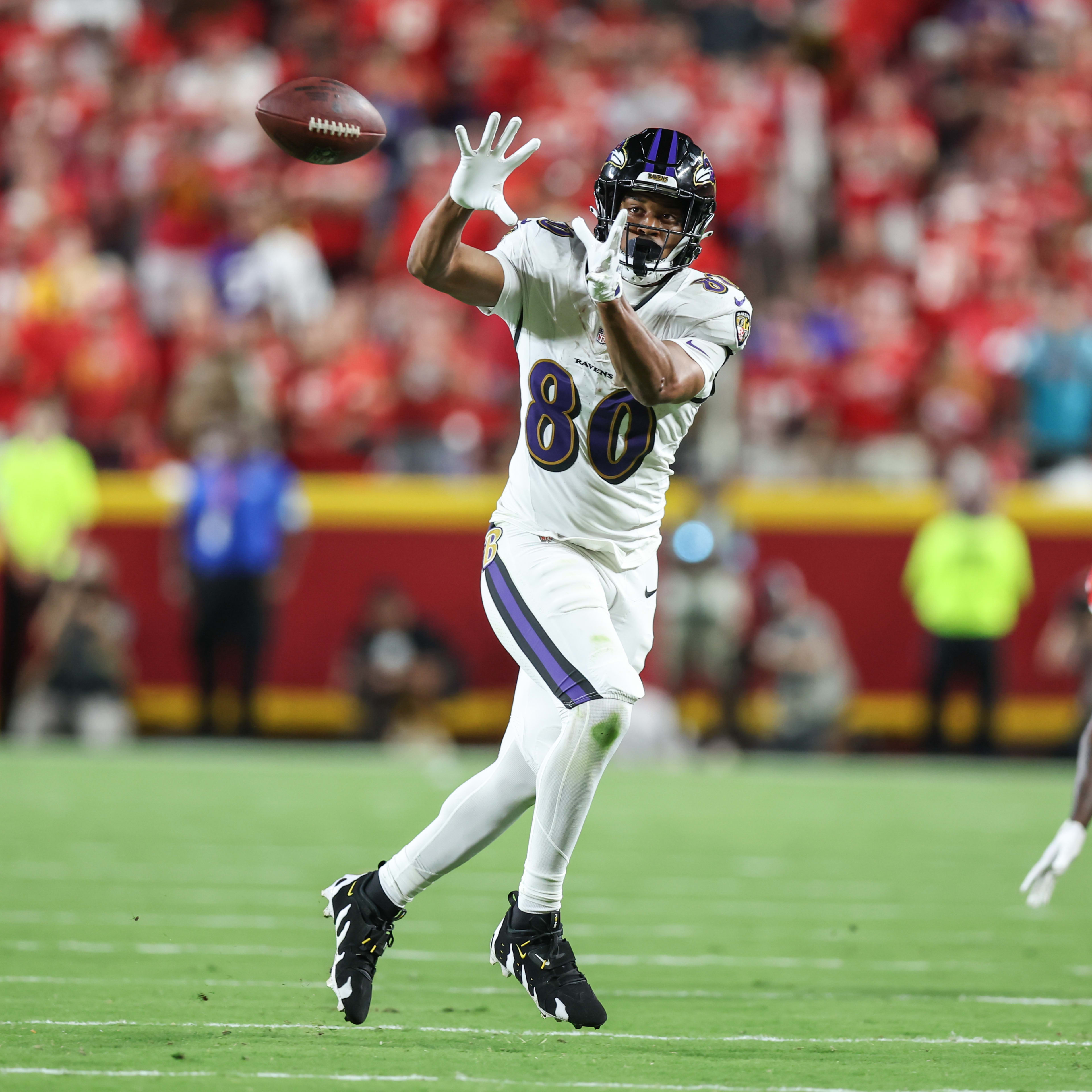 NFL Sideline Reporter Melanie Collins Stuns In Workout Video - The Spun