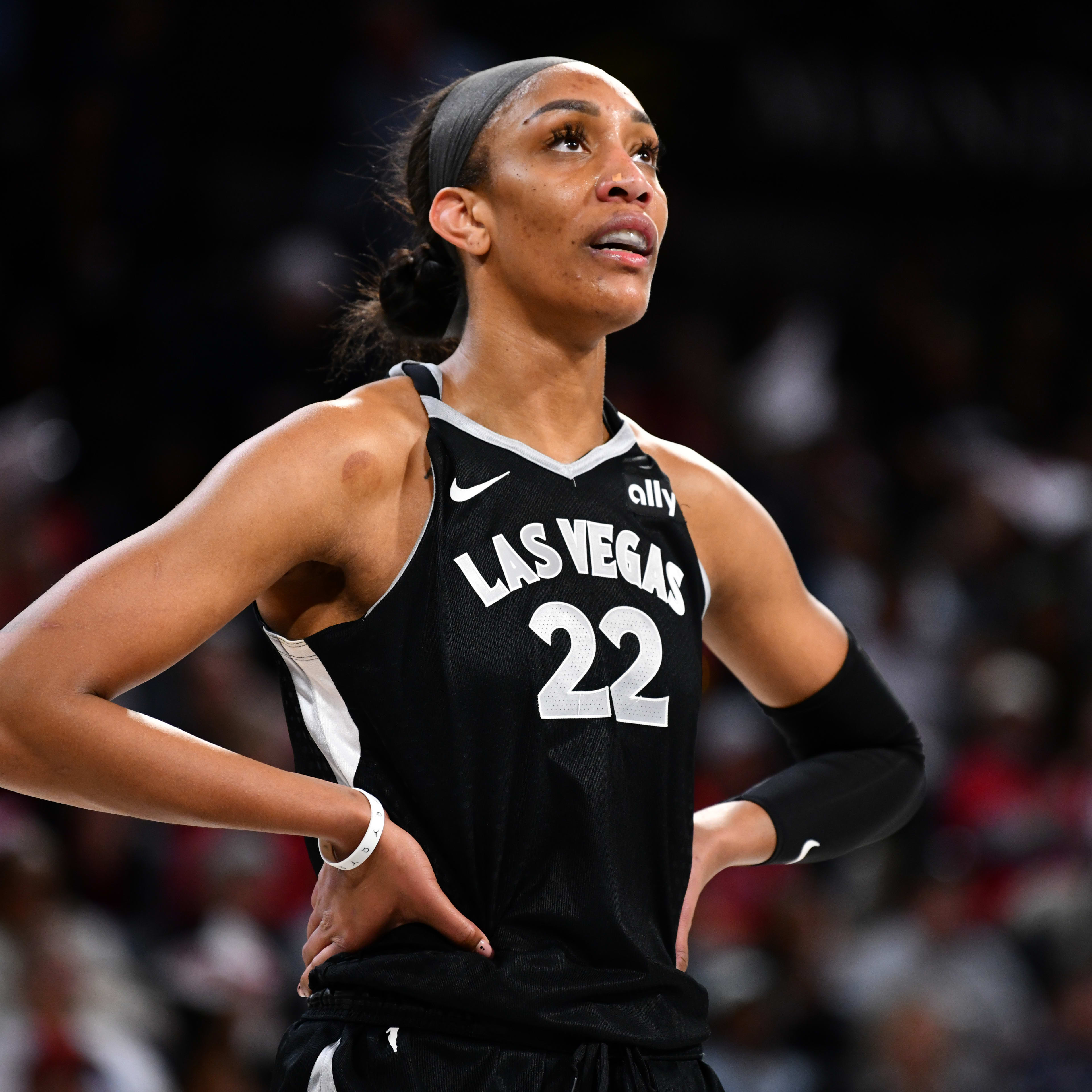 NFL Fans Want Travis Kelce Punished For 'Immature' Postgame Decision ...