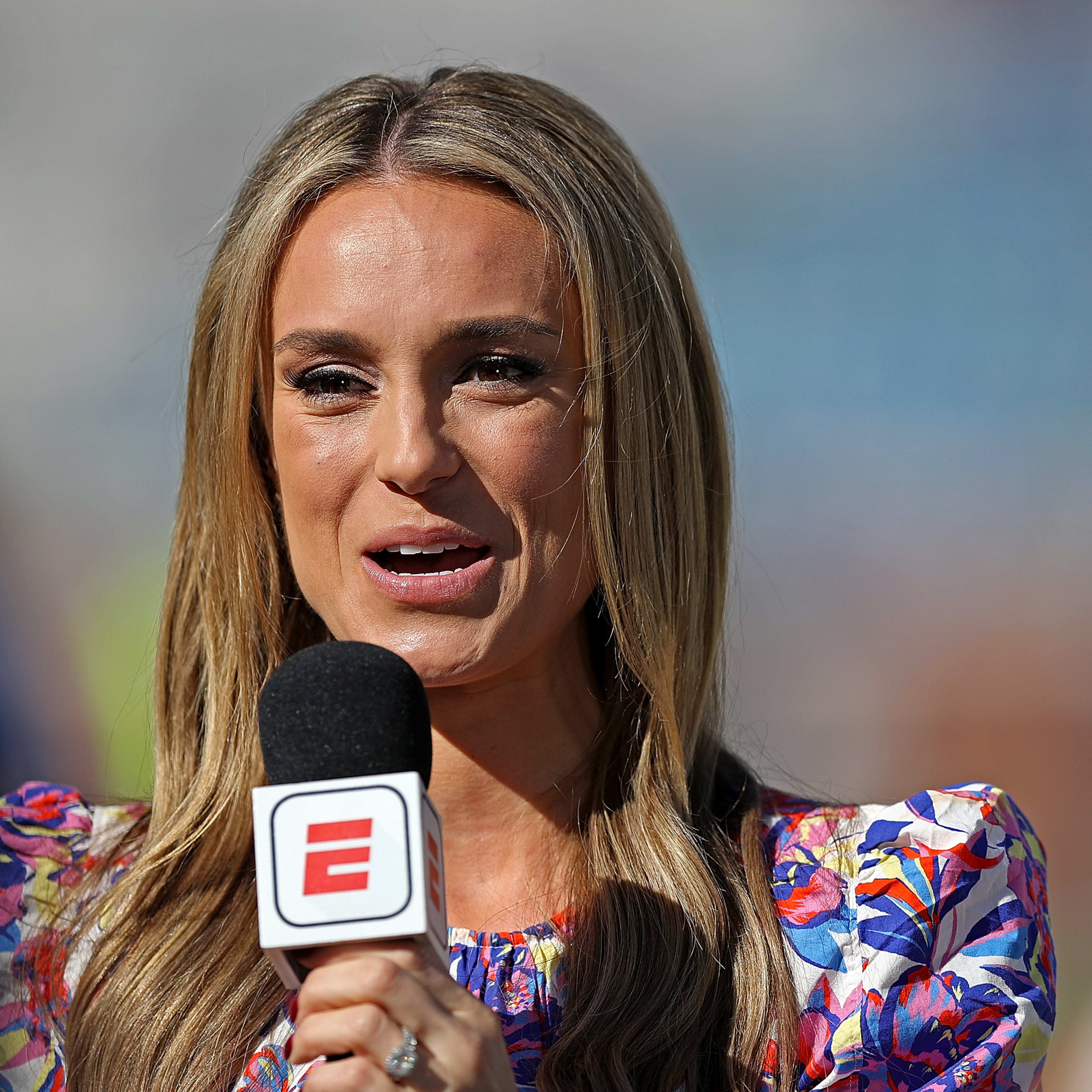 ESPN Reporter Molly McGrath Turns Heads With Sideline Outfit Saturday ...