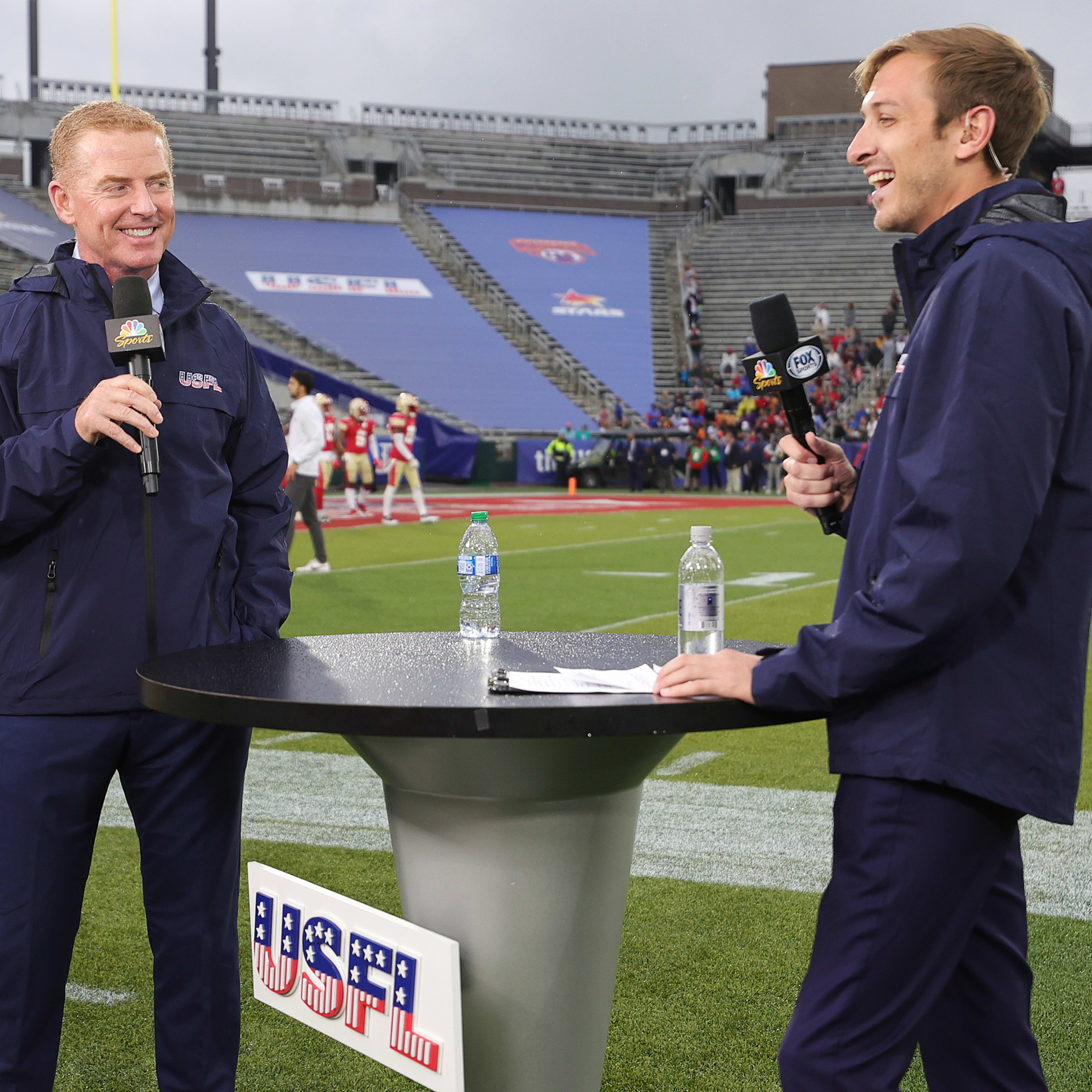 Laura Rutledge Grabs Everyone's Attention With Her Christmas Dress ...