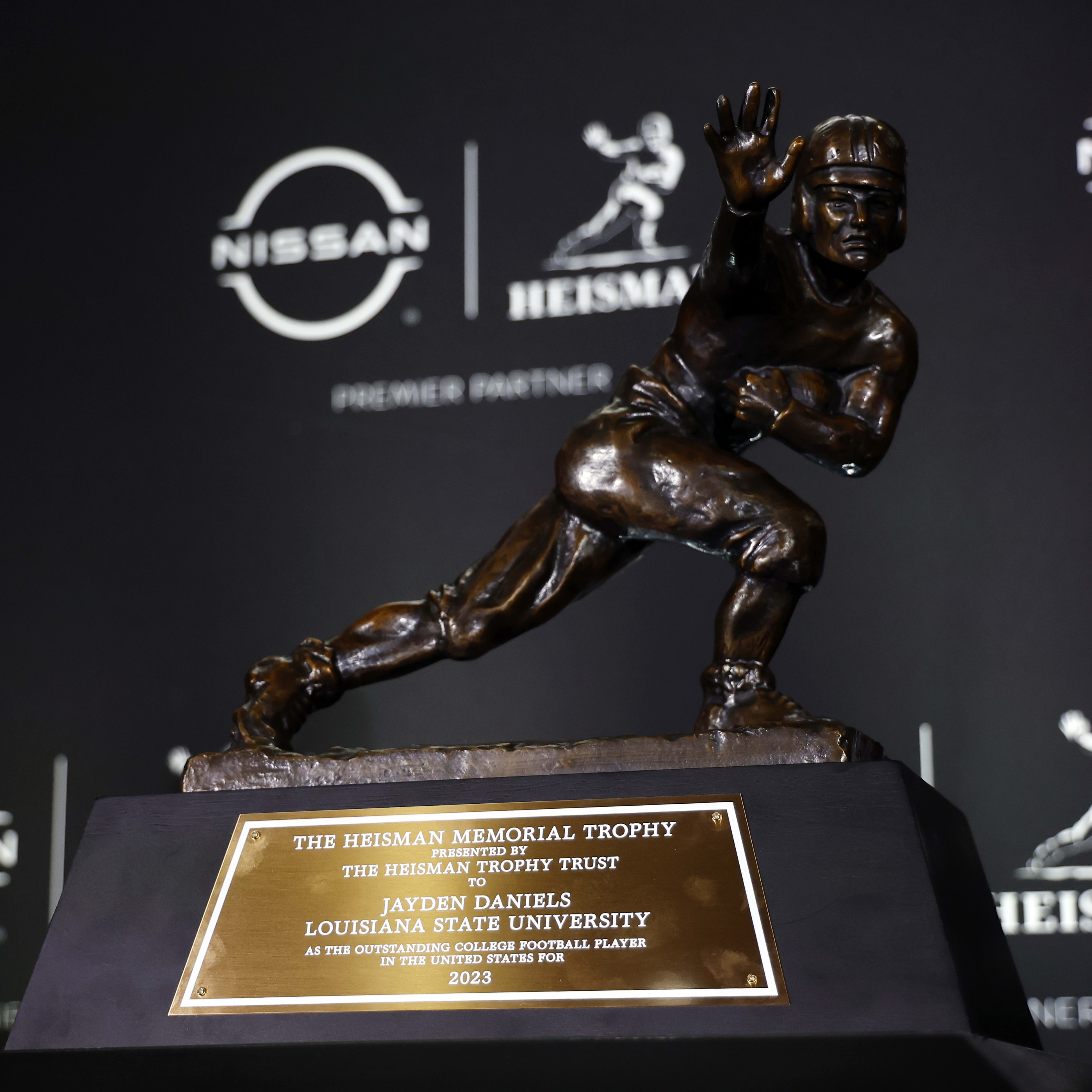 'World's Most Flexible Gymnast' Announces Major Transfer - The Spun