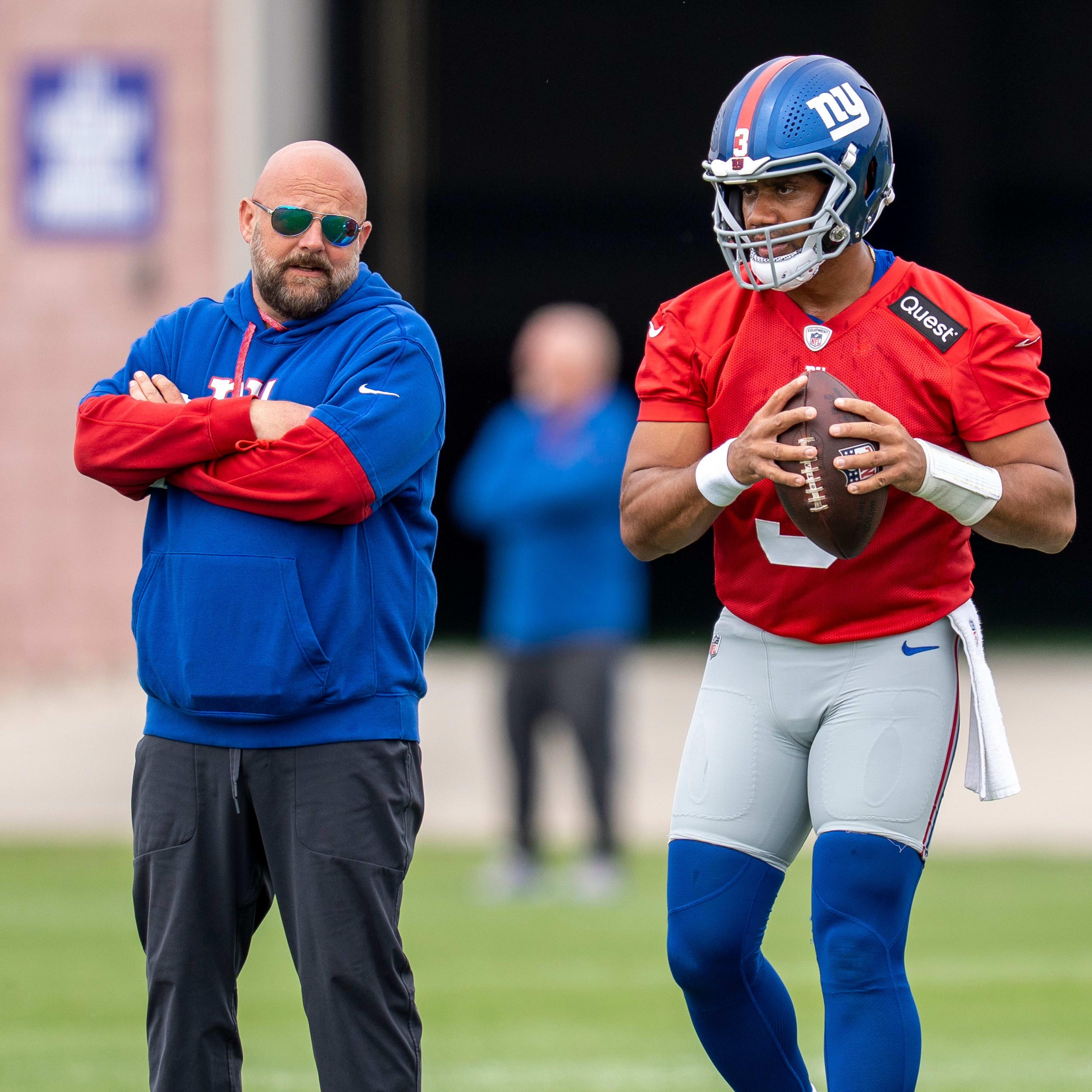 NFL Fans Obsessed With Melanie Collins' Vacation Photos - The Spun