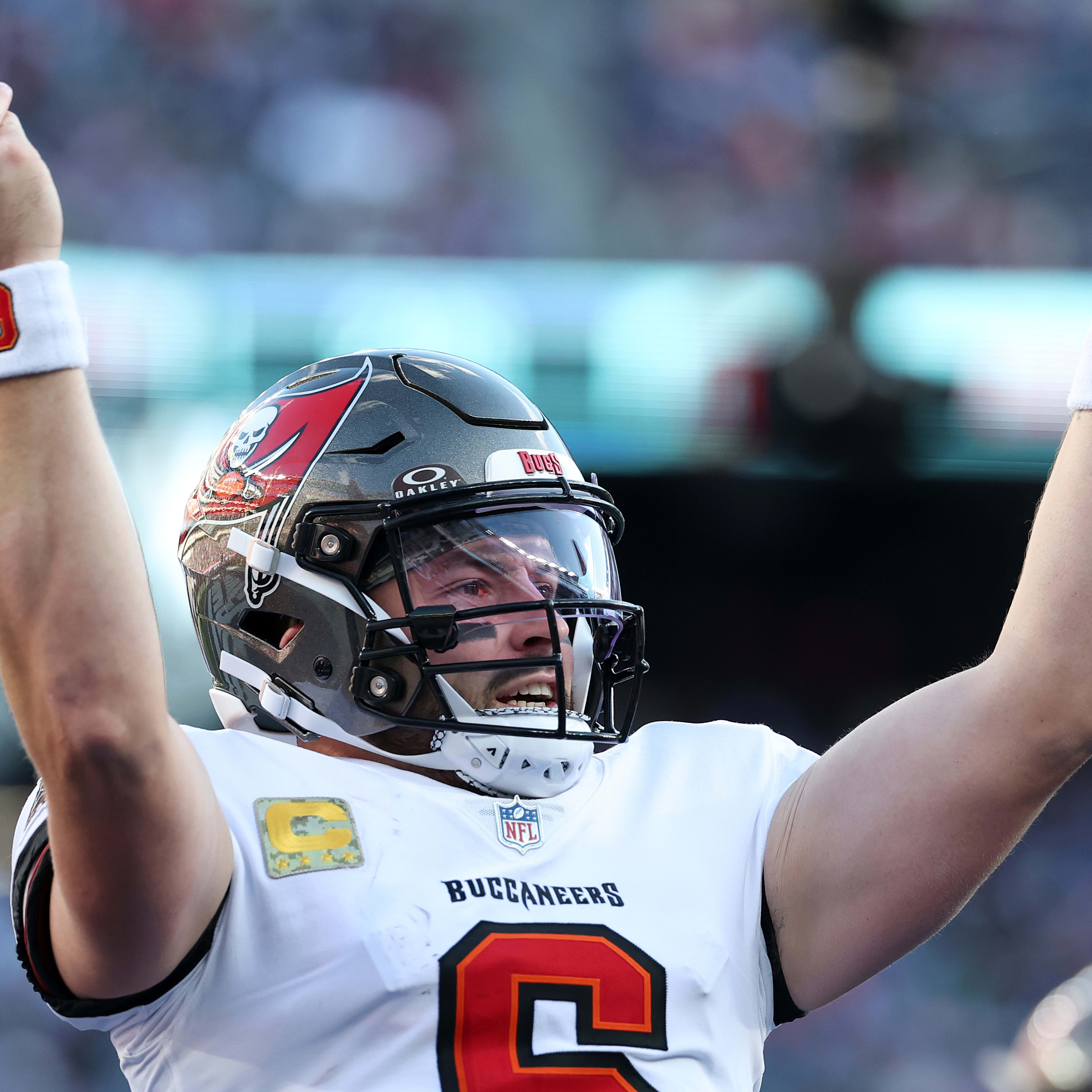 Italian Sports Reporter Turns Heads In 'Stunning' Red Dress - The Spun