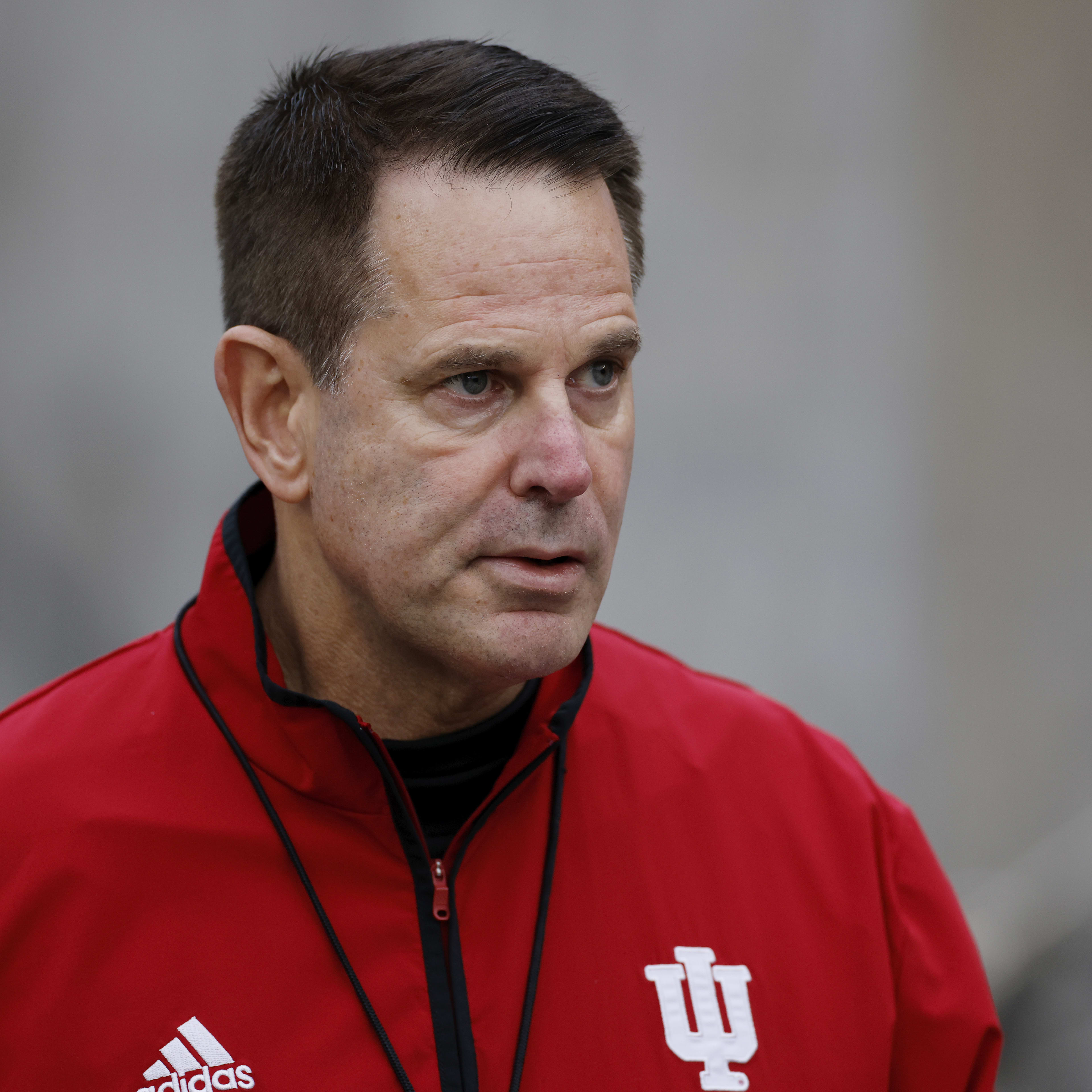 Lane Kiffin Sends 4-Word Message To Swimsuit Model - The Spun