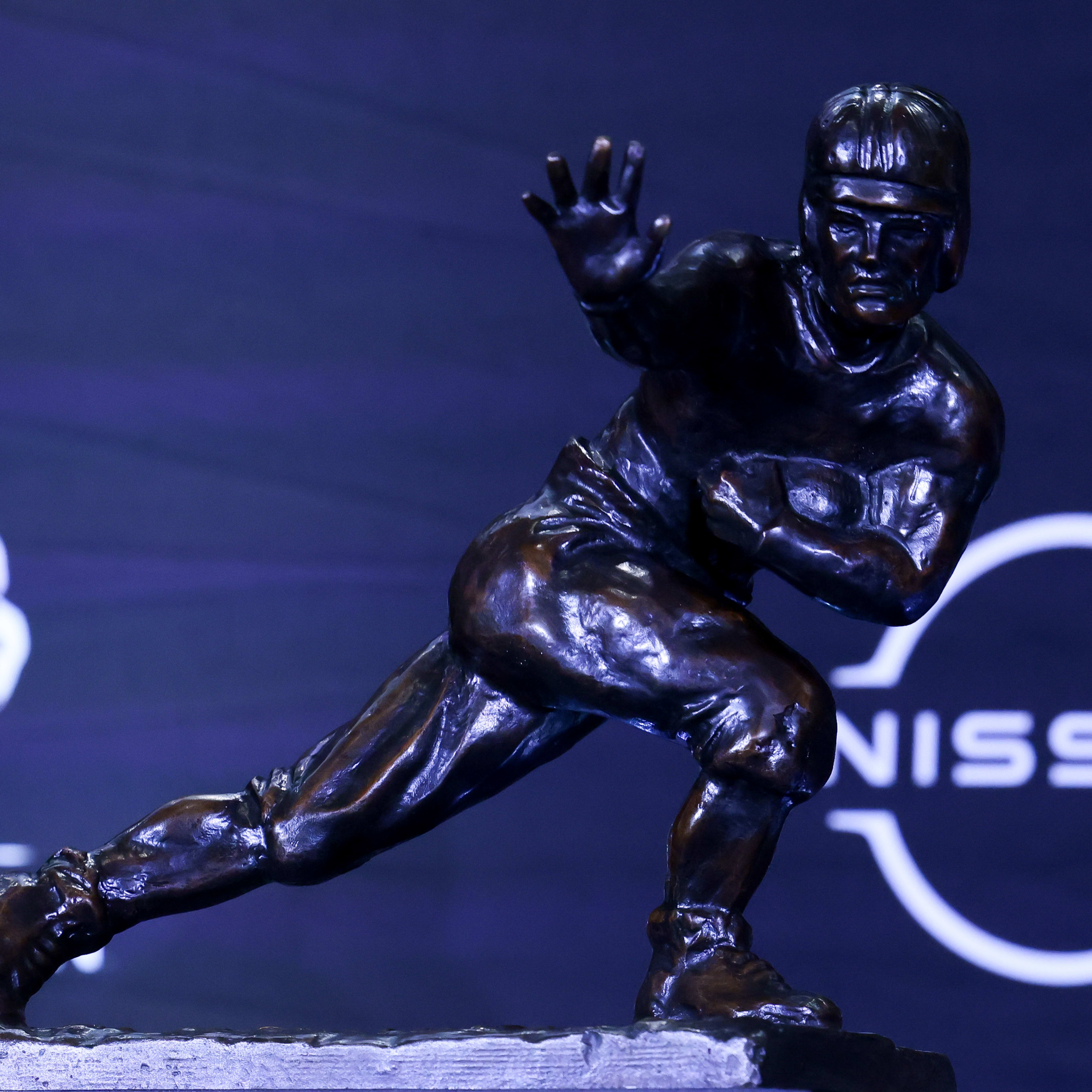 Ashton Jeanty Had Extremely Classy Reaction To Losing Heisman Trophy ...