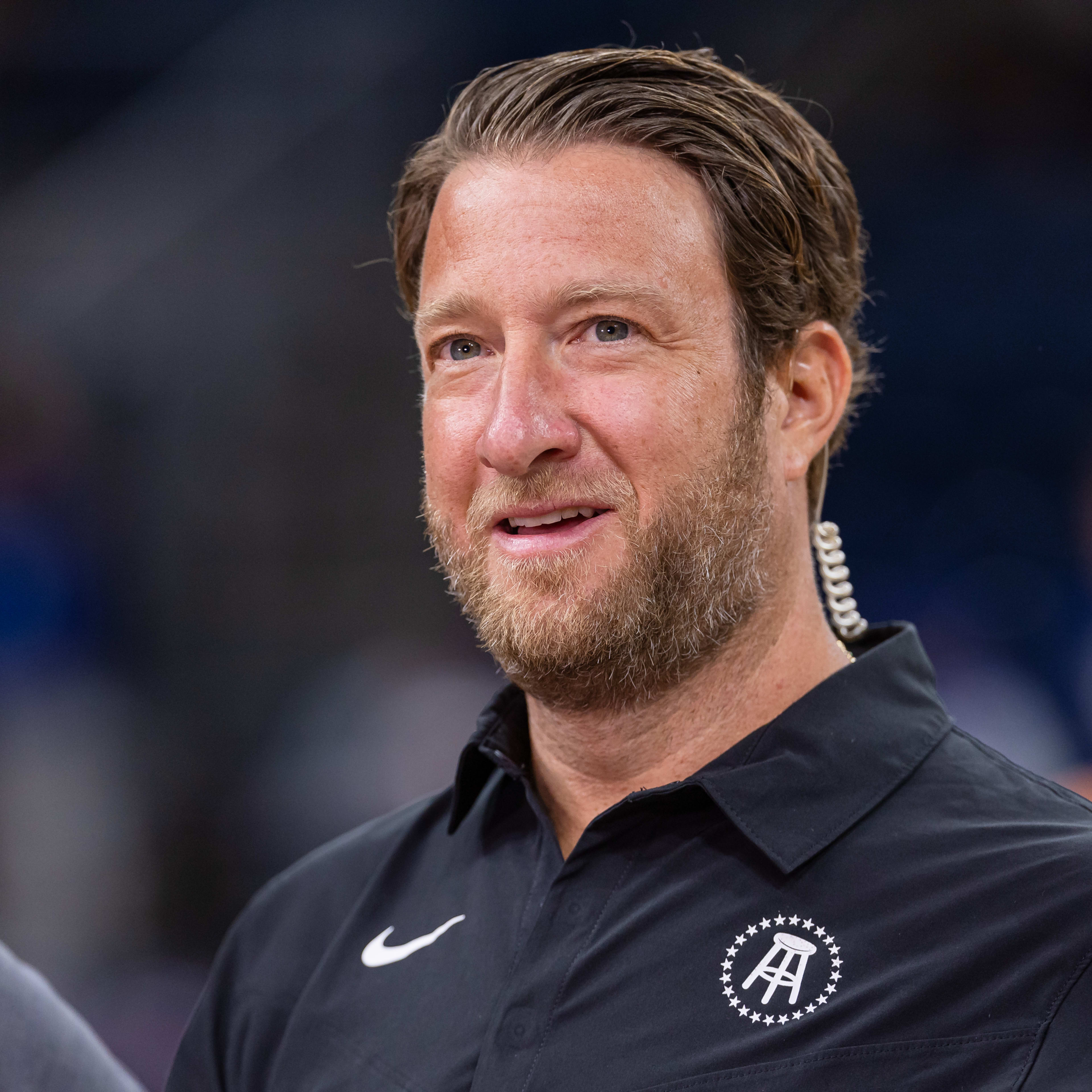 Pam Oliver Has Opened Up About Her Debilitating Health Issue - The Spun