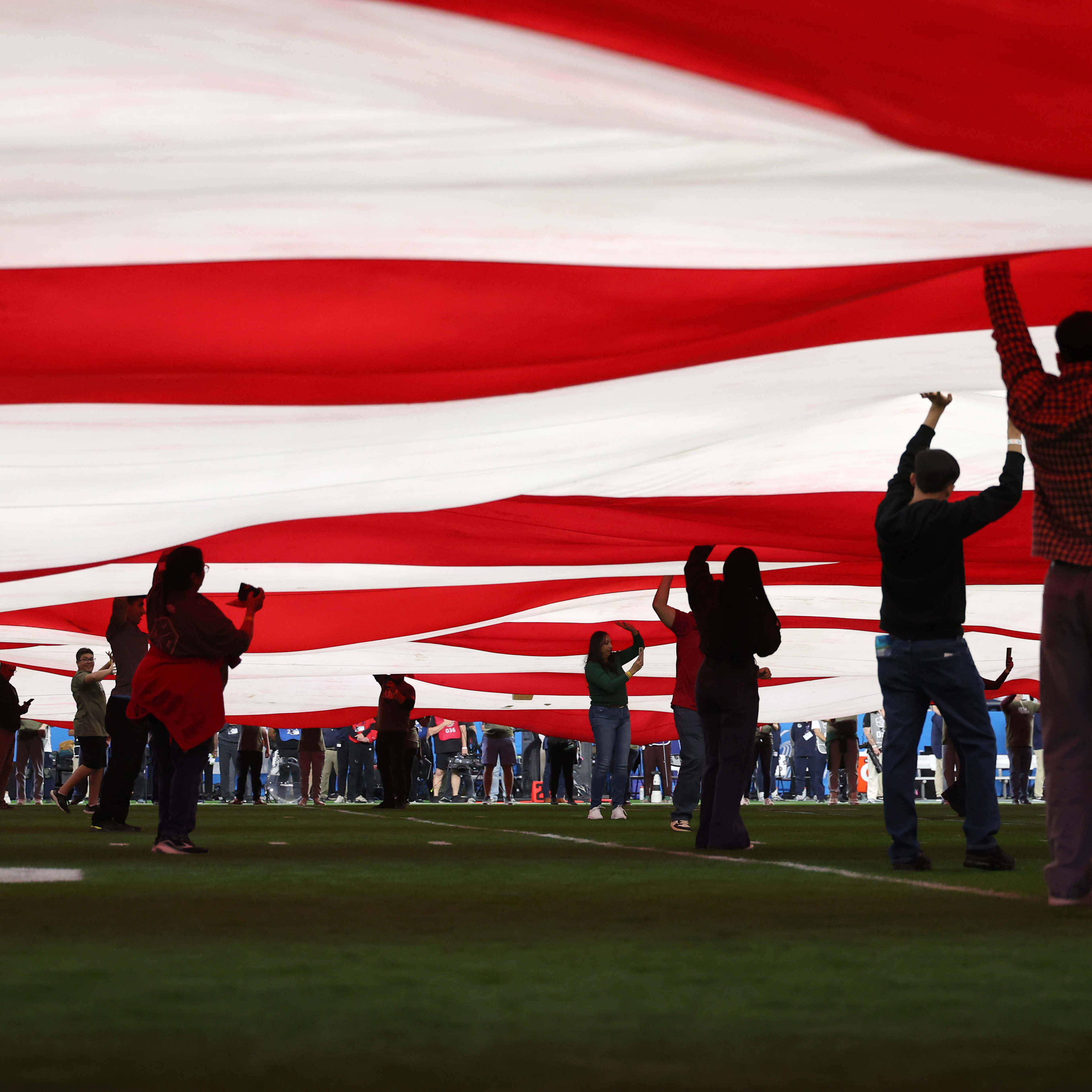 National Anthem Singer Norelle Simpson Turns Heads During Bengals ...