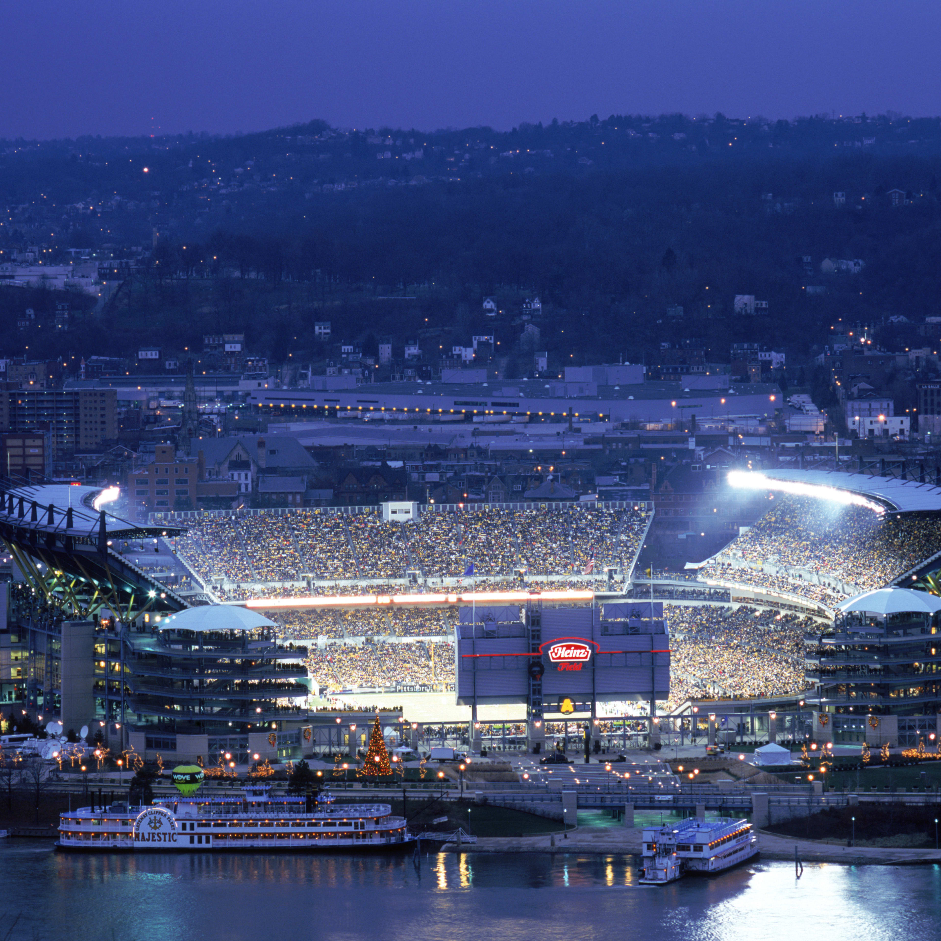 Cowboys Cheerleader's Jaw-Dropping Offseason Swimsuit Photo - The Spun