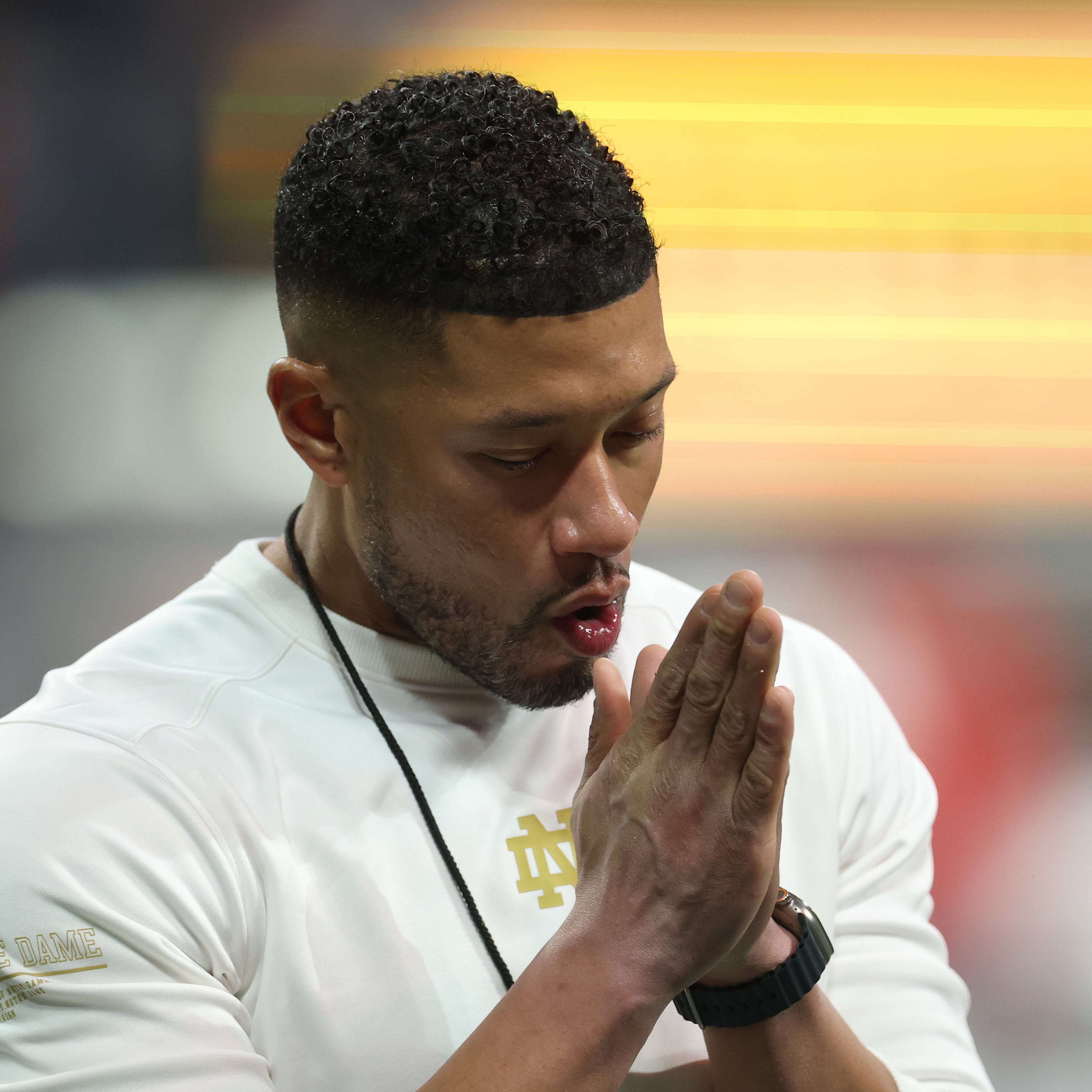 'World's Hottest' SI Swimsuit Model Shares Jaw-Dropping Photo - The Spun