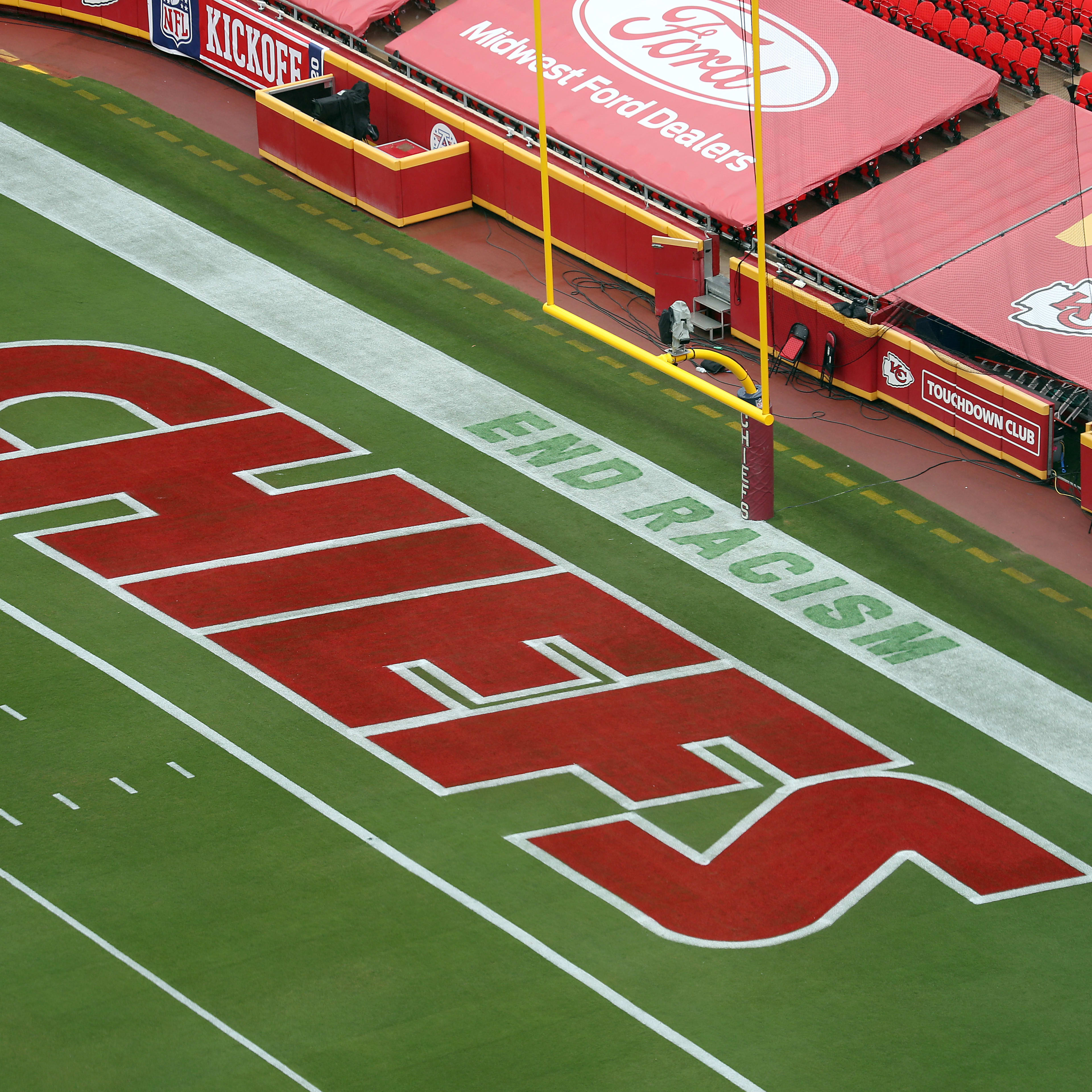 Shedeur Sanders, Colin Kaepernick Claim Goes Viral After Rough NFL ...