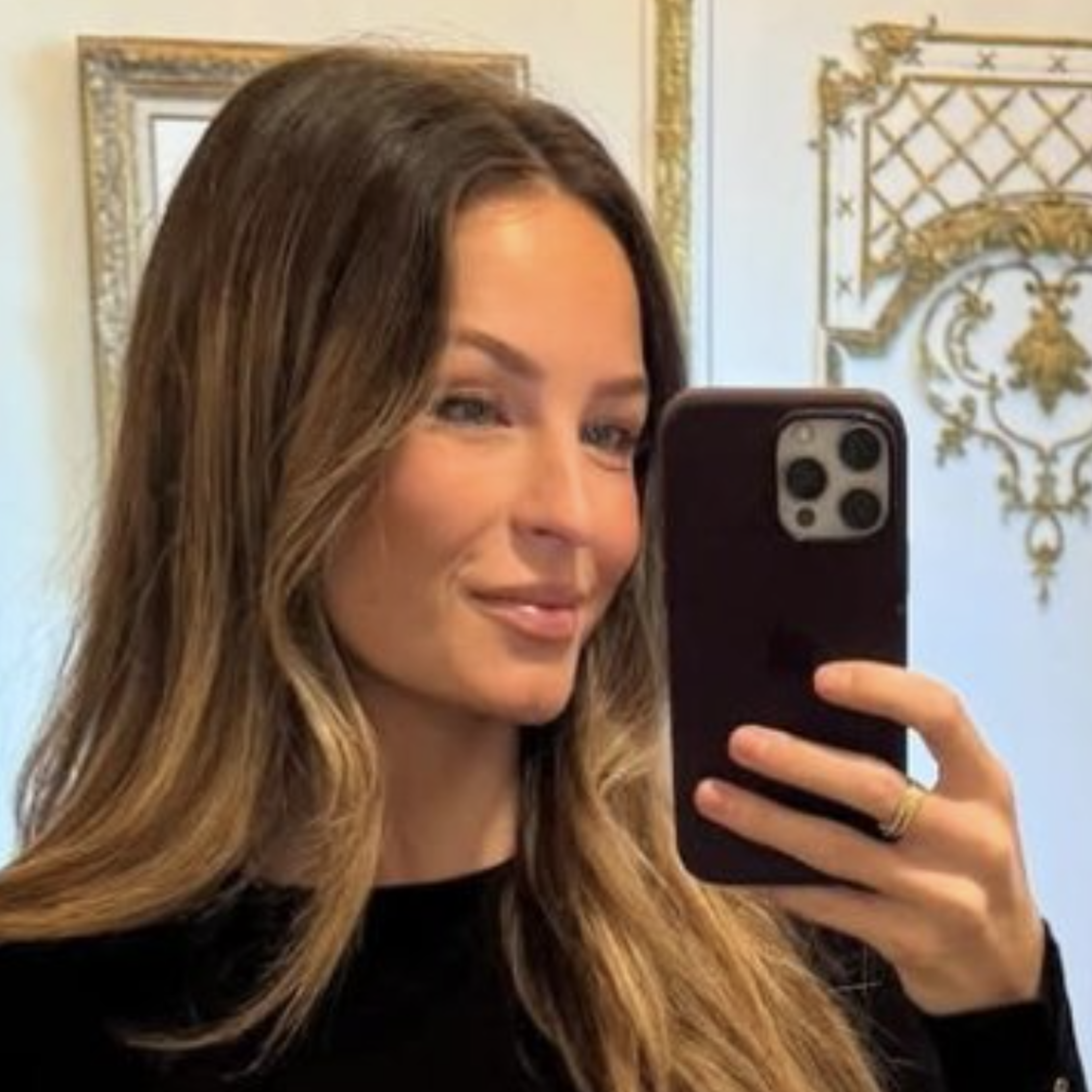 The 'Stunning' Fan Who Went Viral On ESPN Has Been Identified - The Spun