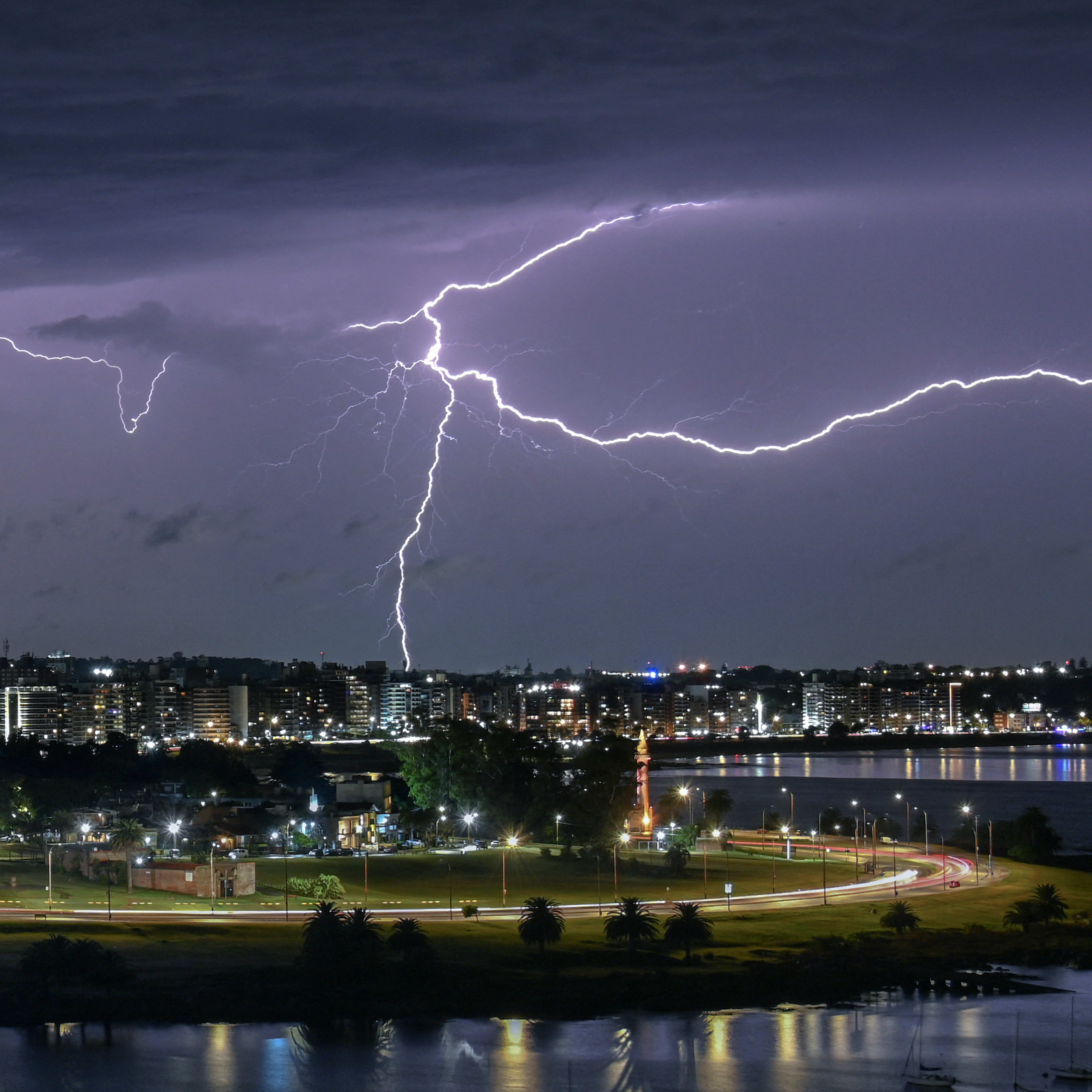 Cowboys Cheerleaders Turn Heads With Offseason Swimsuit Photo - The Spun