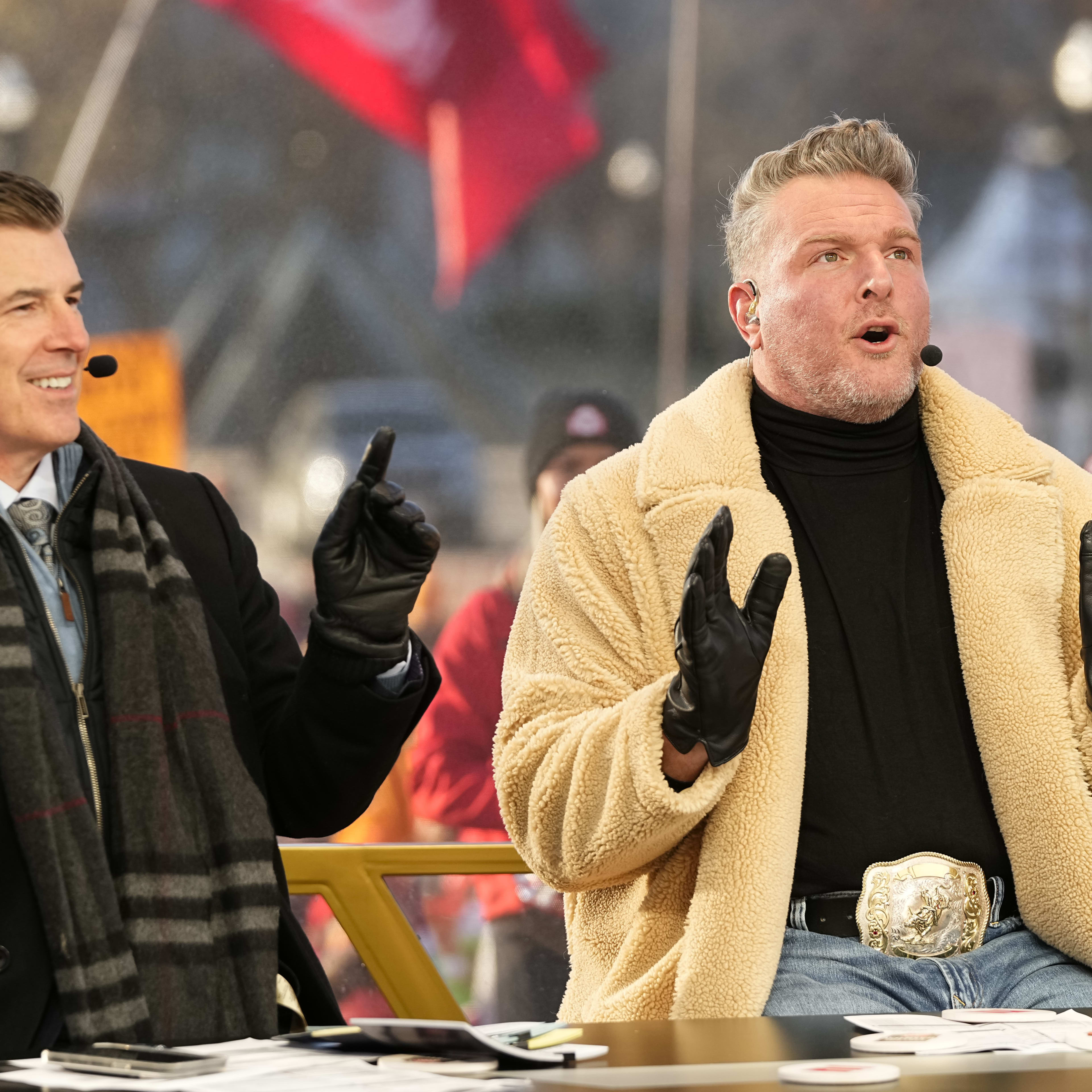 Alex Morgan Turns Heads With 3 Best 'Body Paint' Swimsuit Photos - The Spun