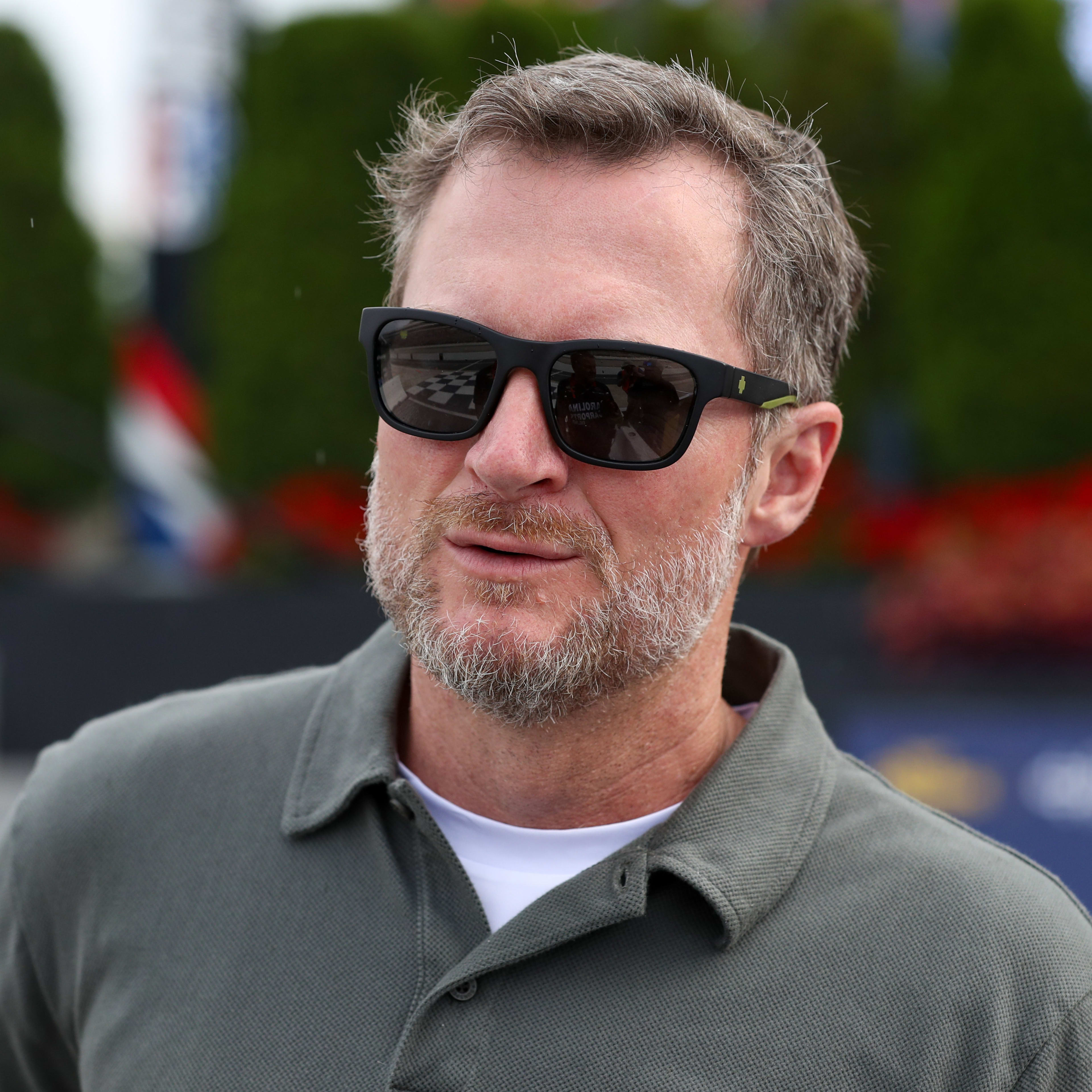 Lionel Messi's Wife Sends Fans Into Frenzy With Swimsuit Photo - The Spun