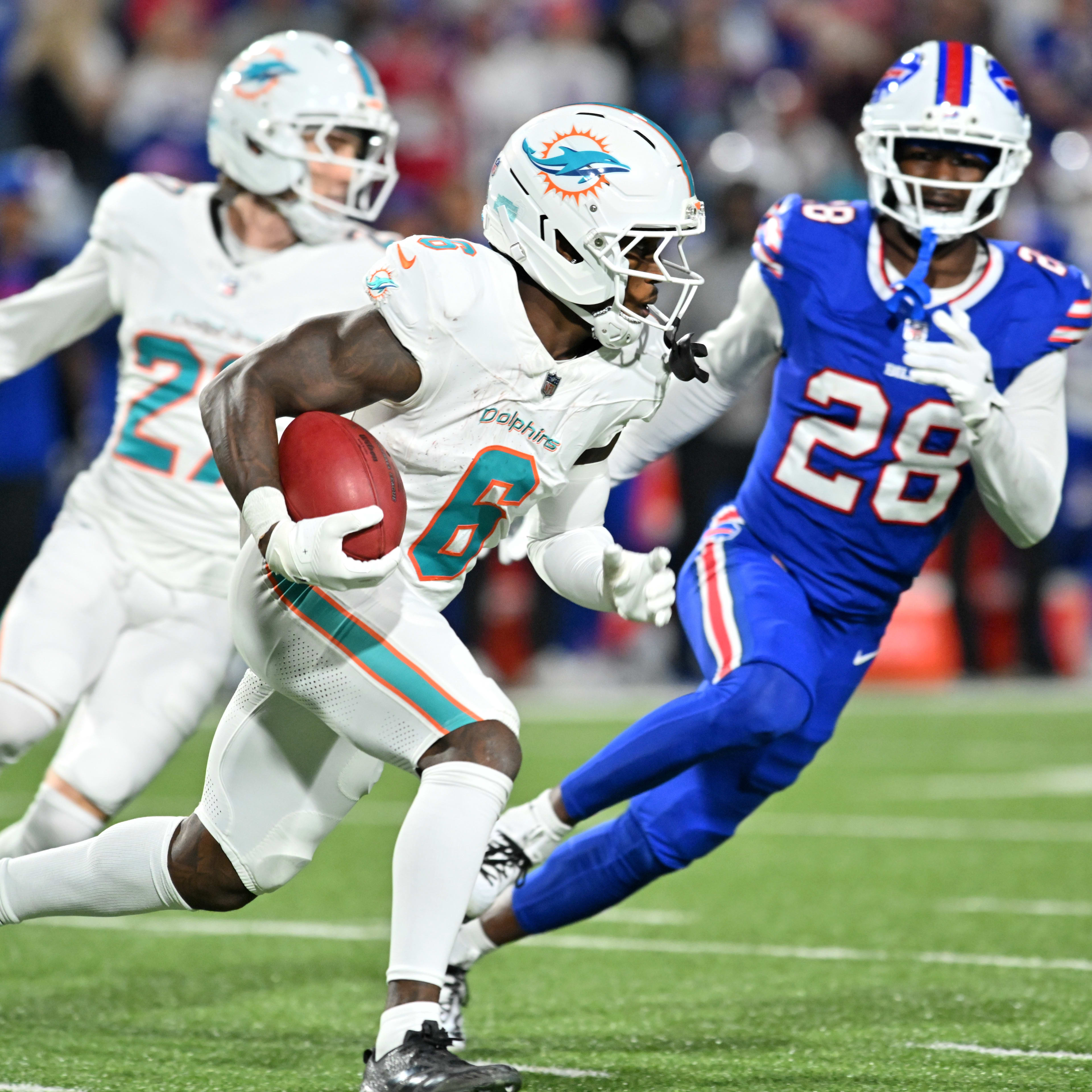 Kayce Smith: In Photos, What To Know About The Barstool Personality ...