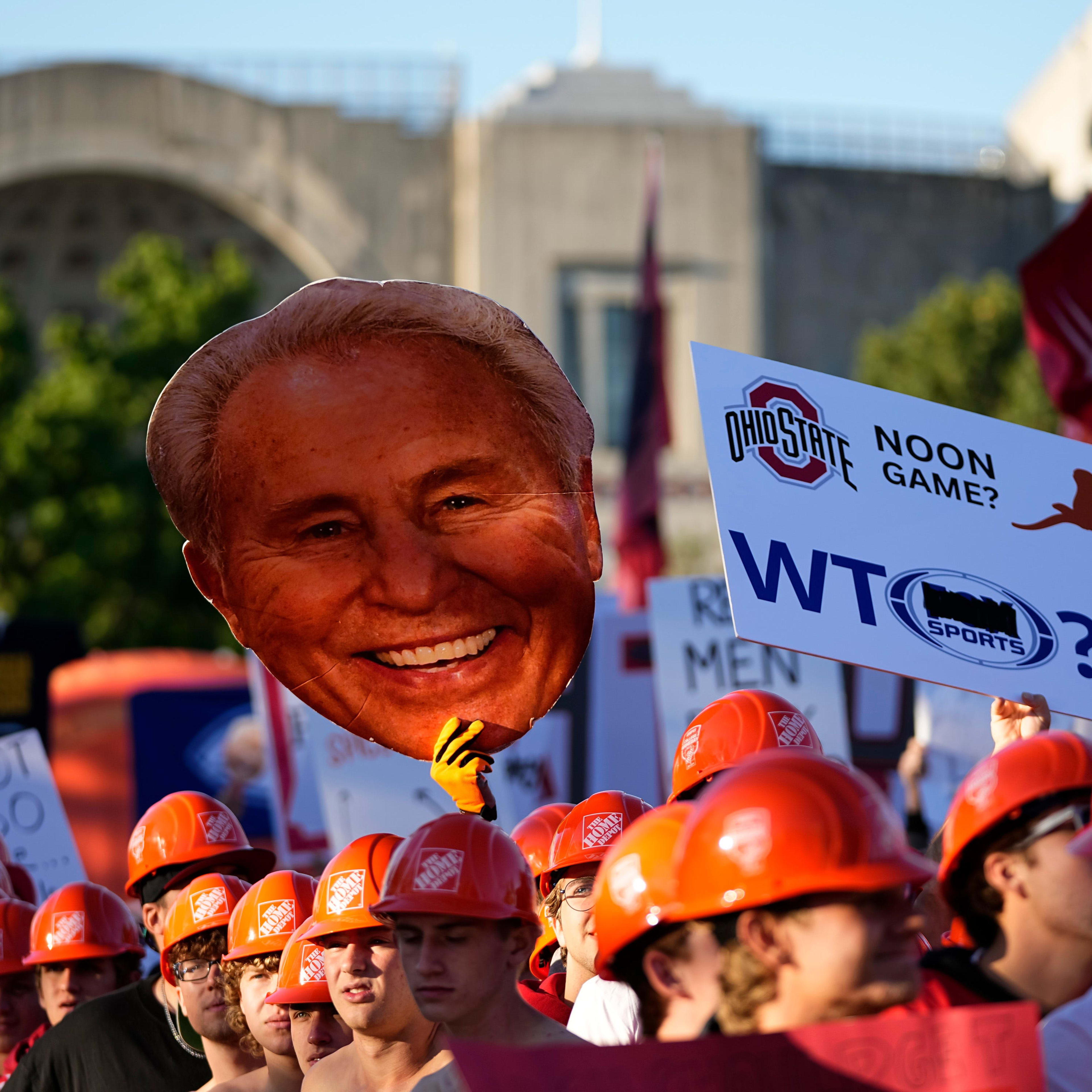 'Stunning' Fan Was Distracting Everyone At Game Saturday Night - The Spun