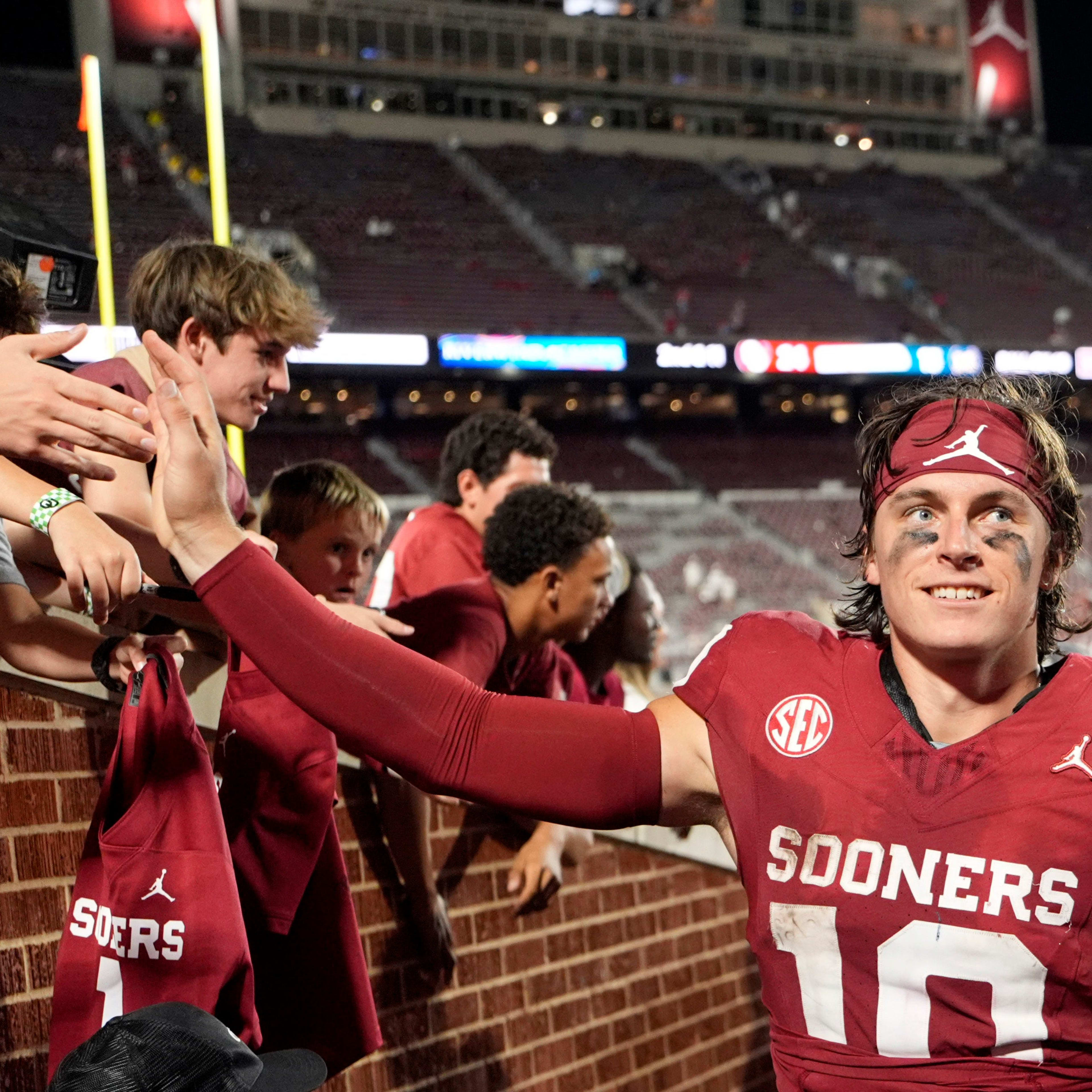 'Stunning' Ring Girl Shares Jaw-Dropping Photo After Making Debut - The ...