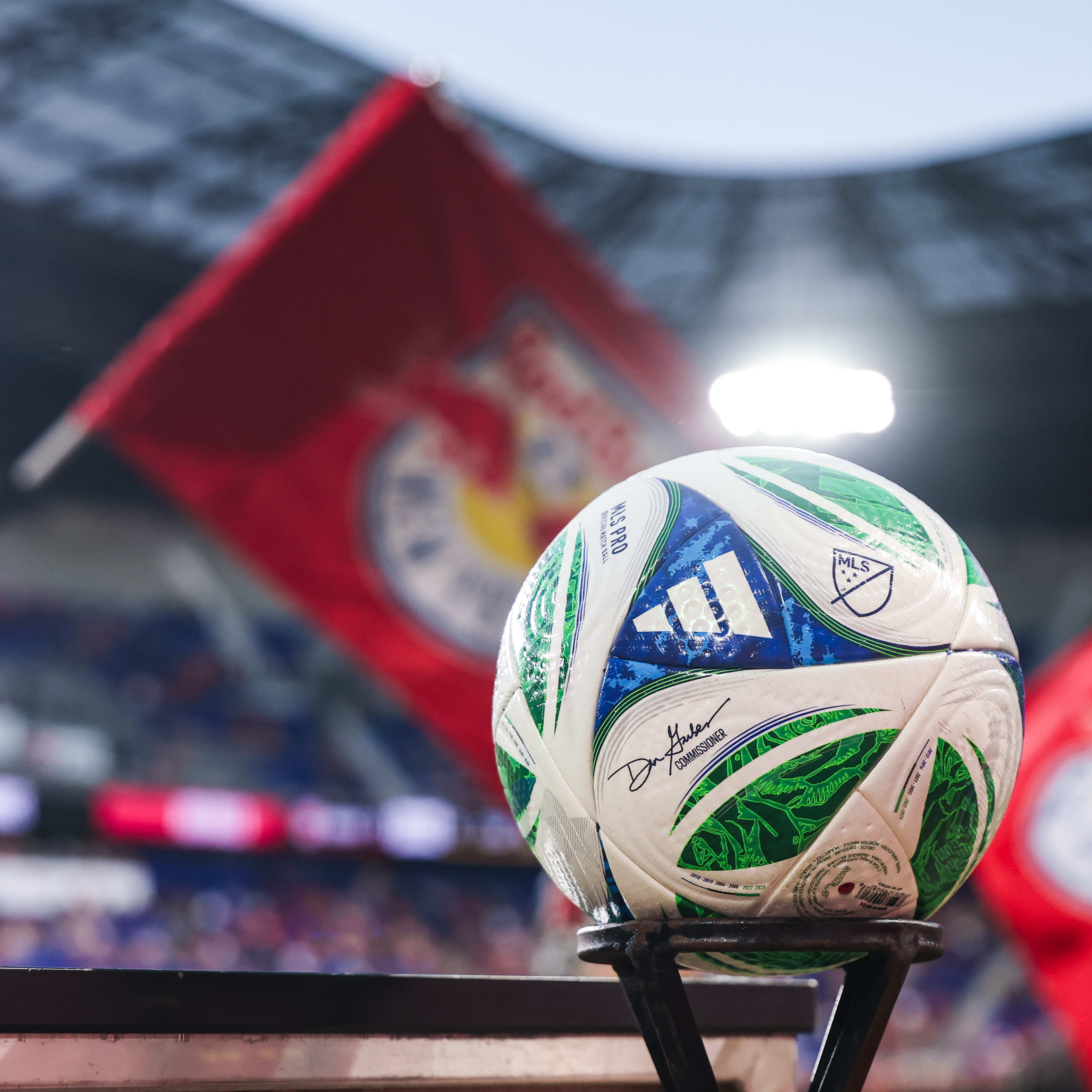 The 3 Best Swimsuit Photos Of Fever Star Sophie Cunningham - The Spun