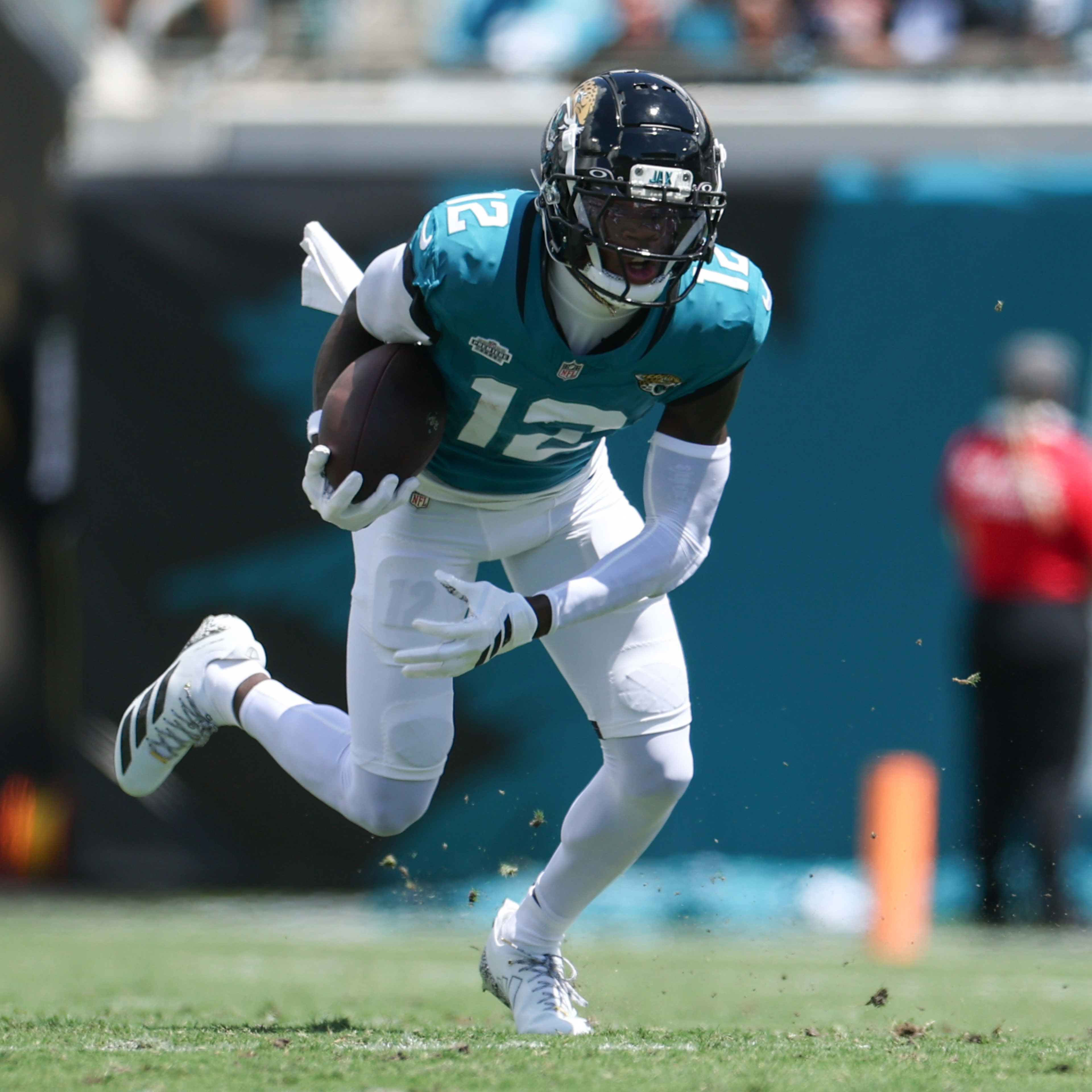 NFL Sideline Reporter Turns Heads In Racy Offseason Photo - The Spun