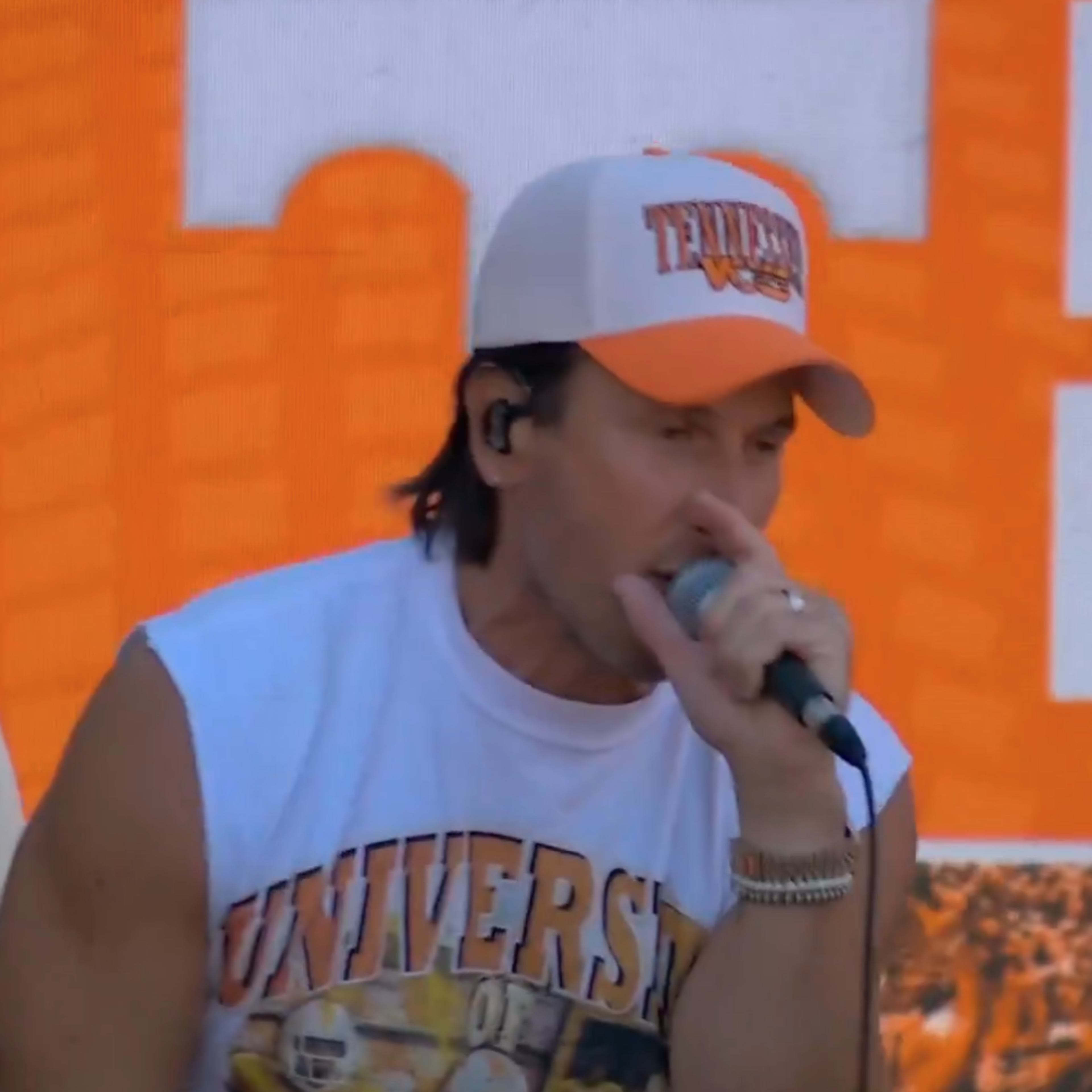 Congratulations Pouring In For Longtime ESPN Announcer Mark Jones - The ...