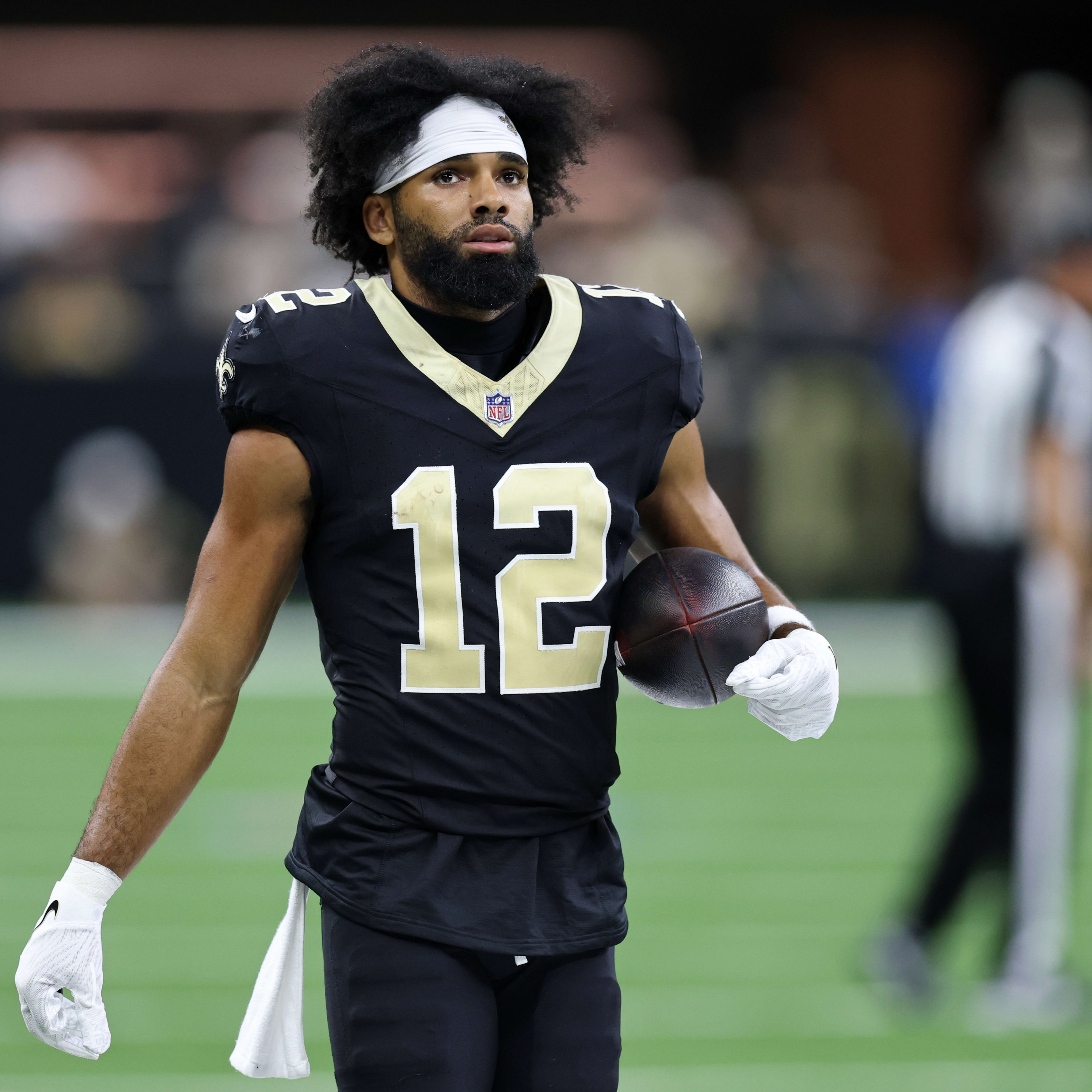 'Bombshell' Oregon Cheerleader Goes Viral For Her Swimsuit Photo - The Spun