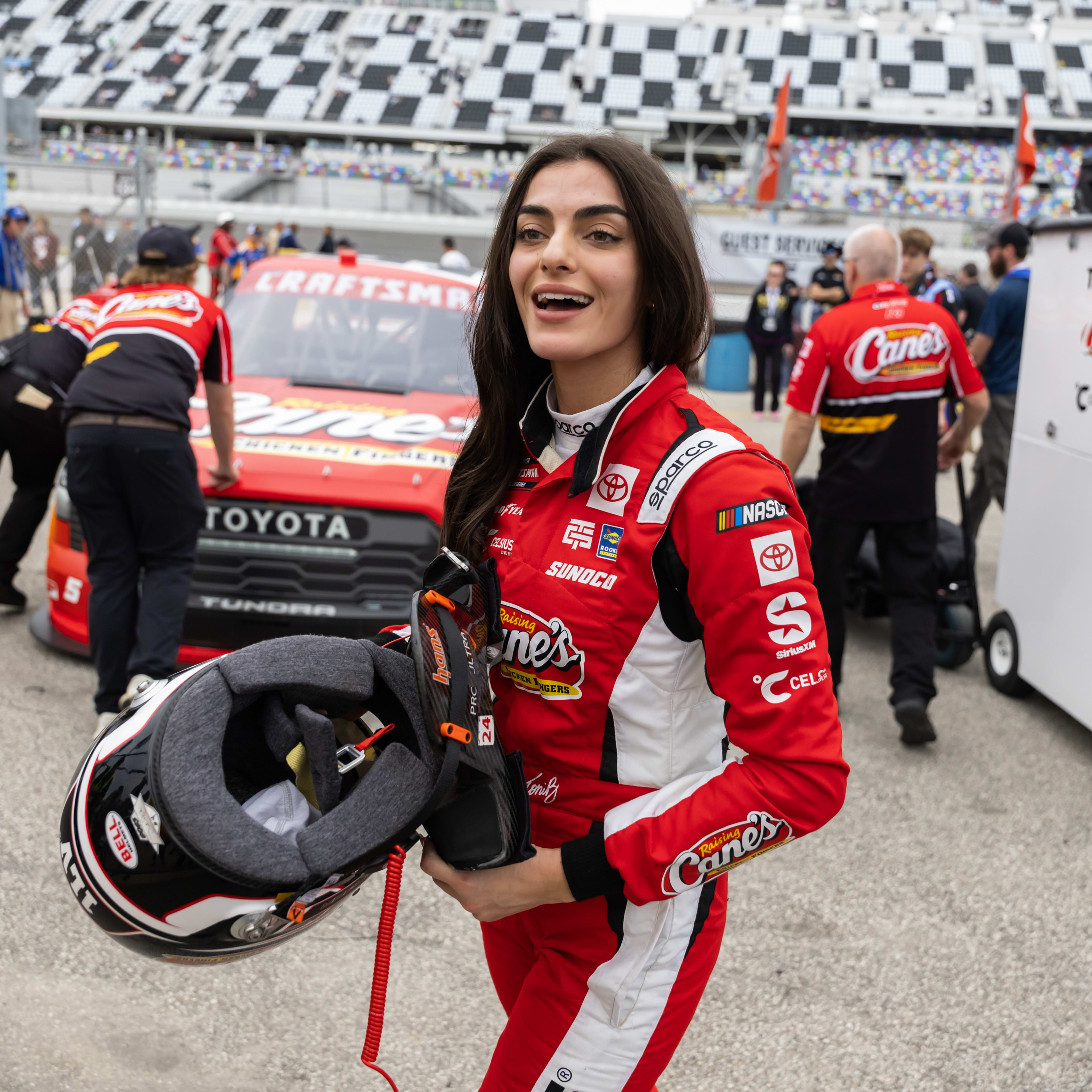 Lane Kiffin's Stunning Daughter, Presley, Goes Viral For Volleyball ...