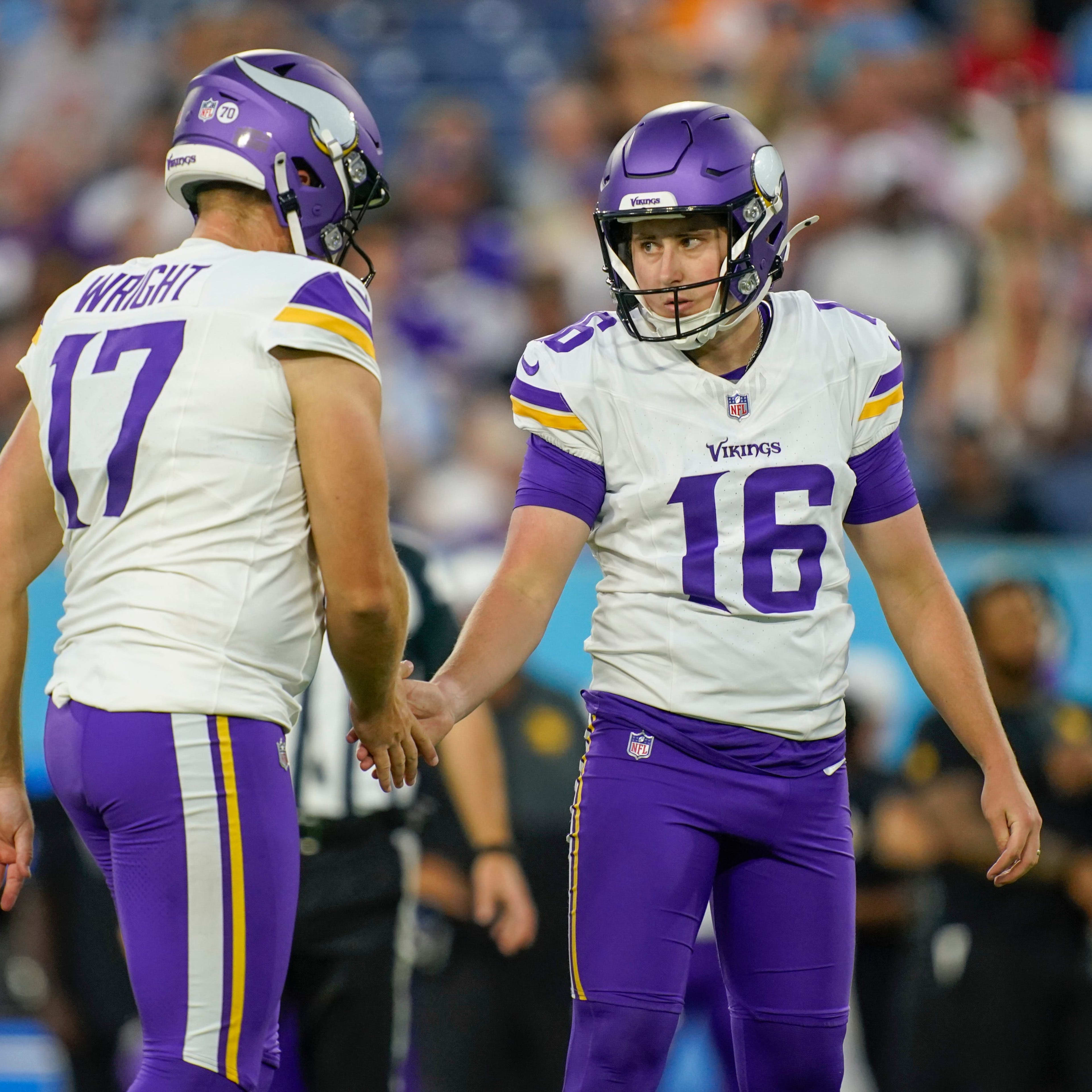 CBS Sideline Reporter Tracy Wolfson Turns Heads With Swimsuit Photo ...