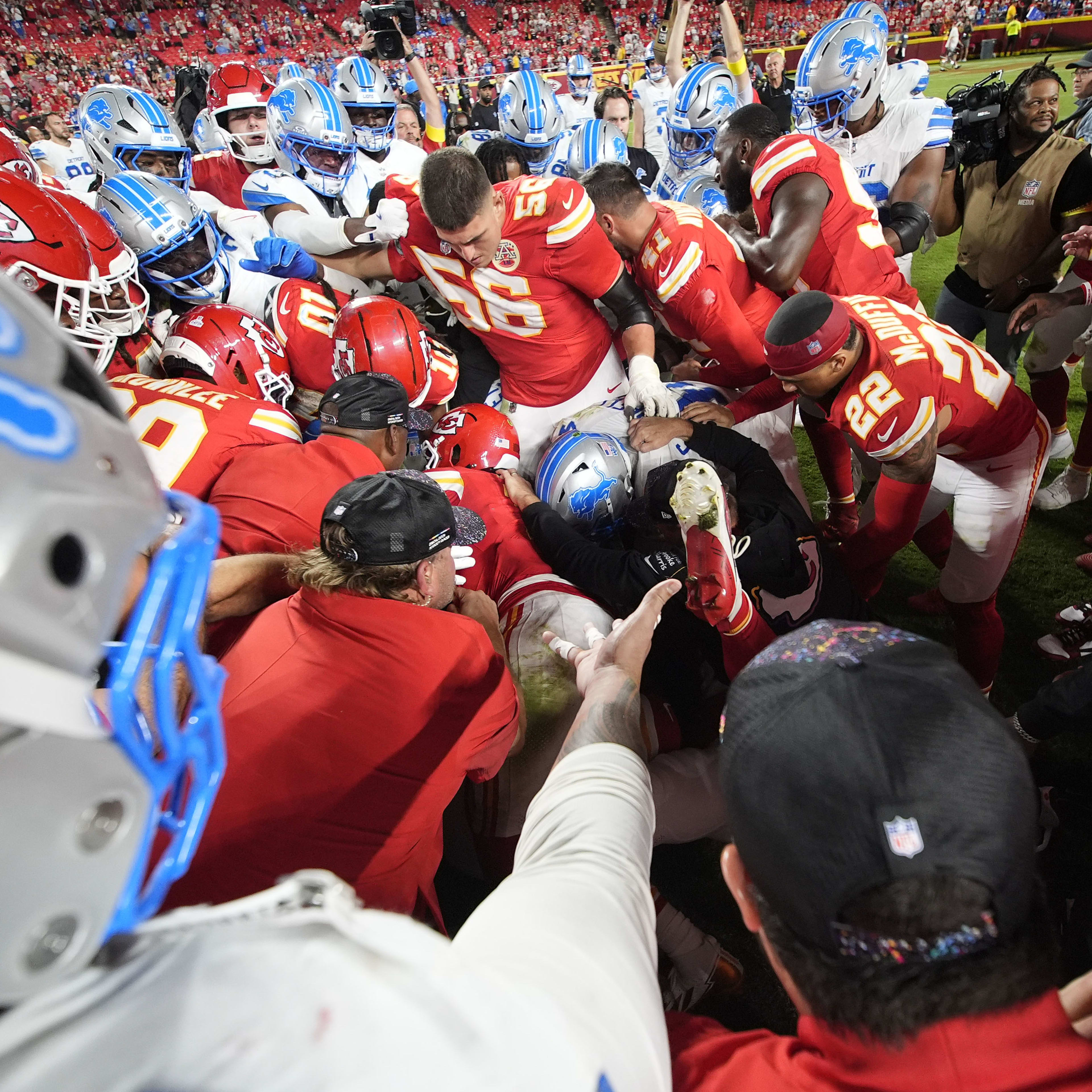 Prayers Pouring In After Longtime Football Reporter Dies Suddenly At 44 ...