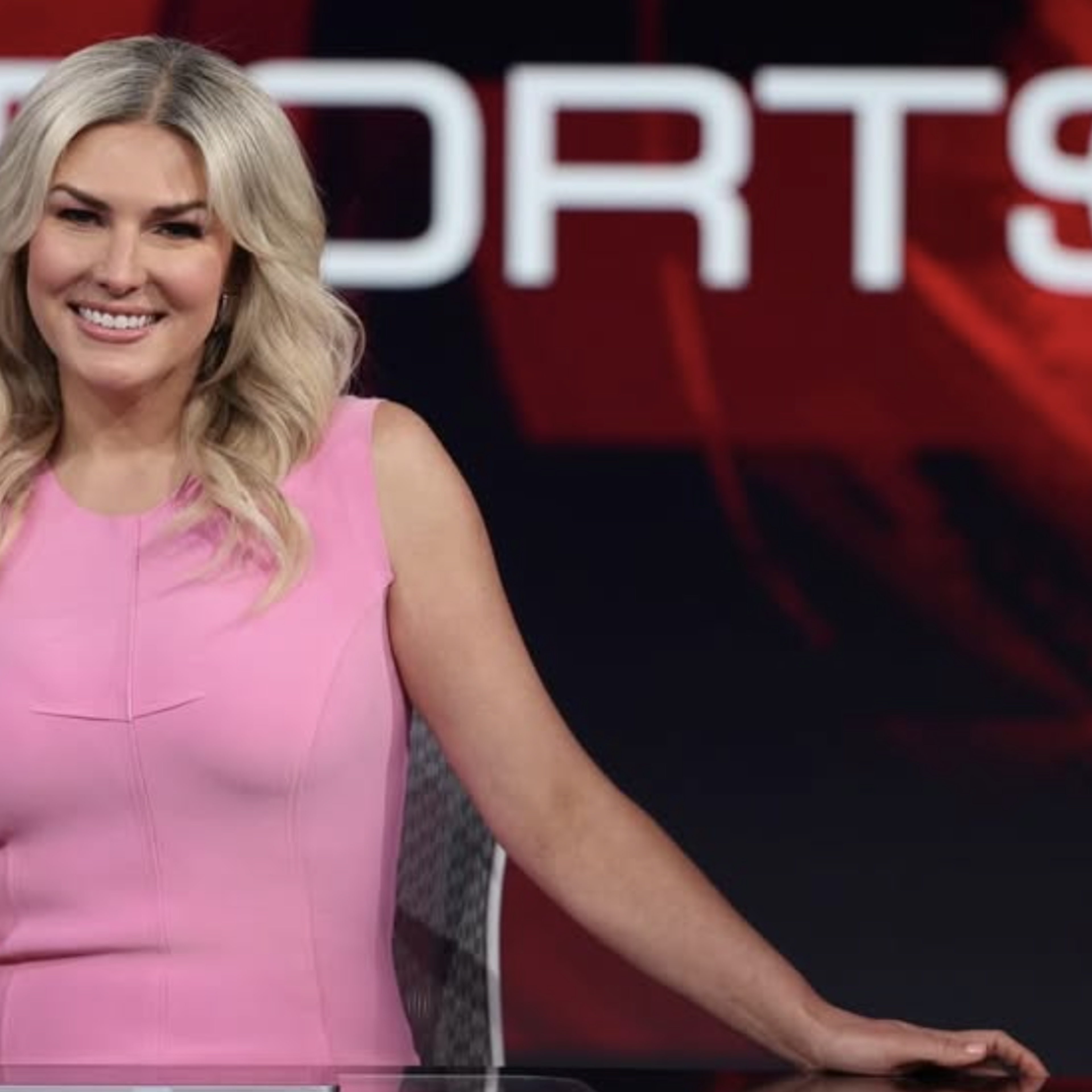 National Anthem Singer Norelle Simpson Turns Heads During Bengals ...