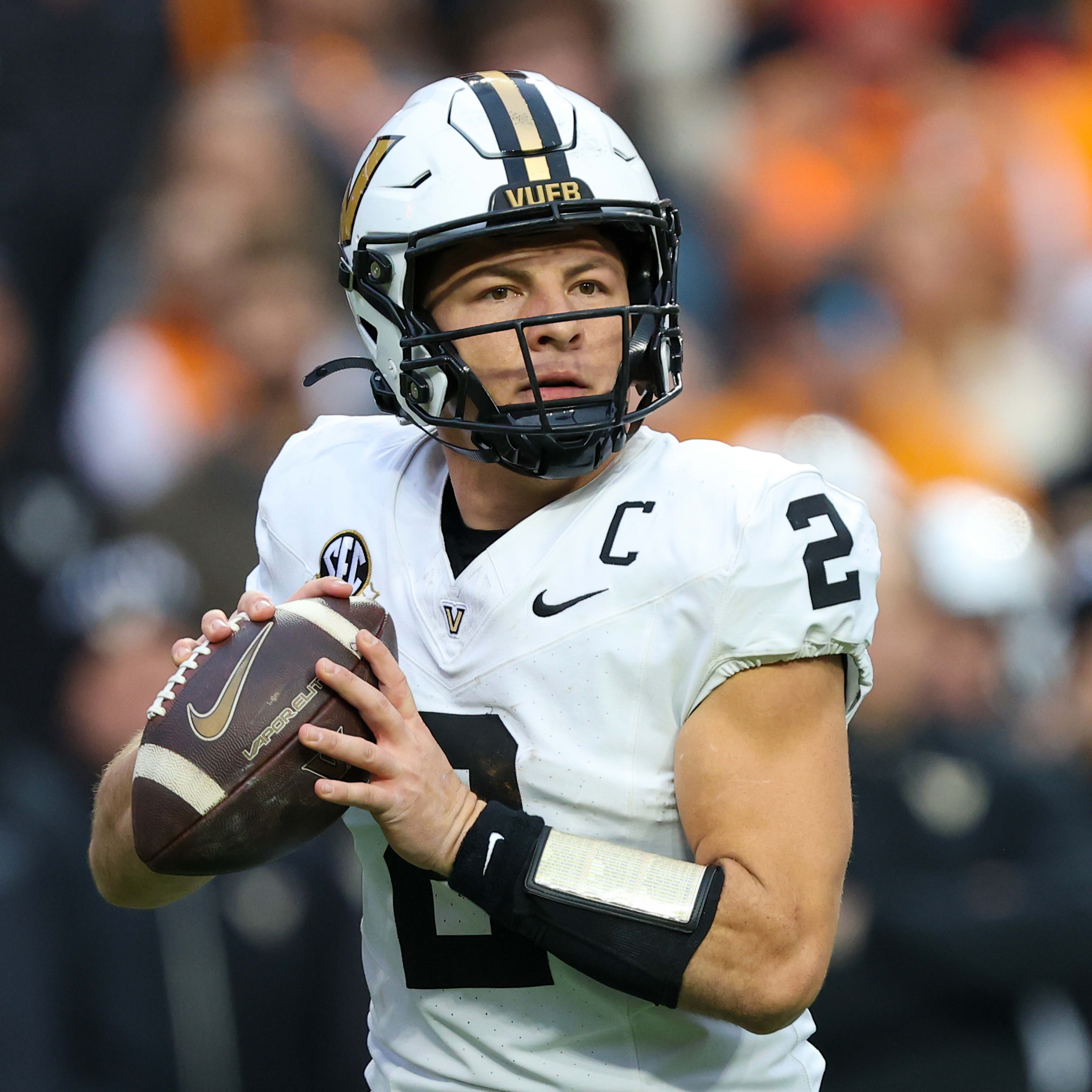 Joe Burrow Responds To Fans Saying He Should Sit Out Rest Of Season ...