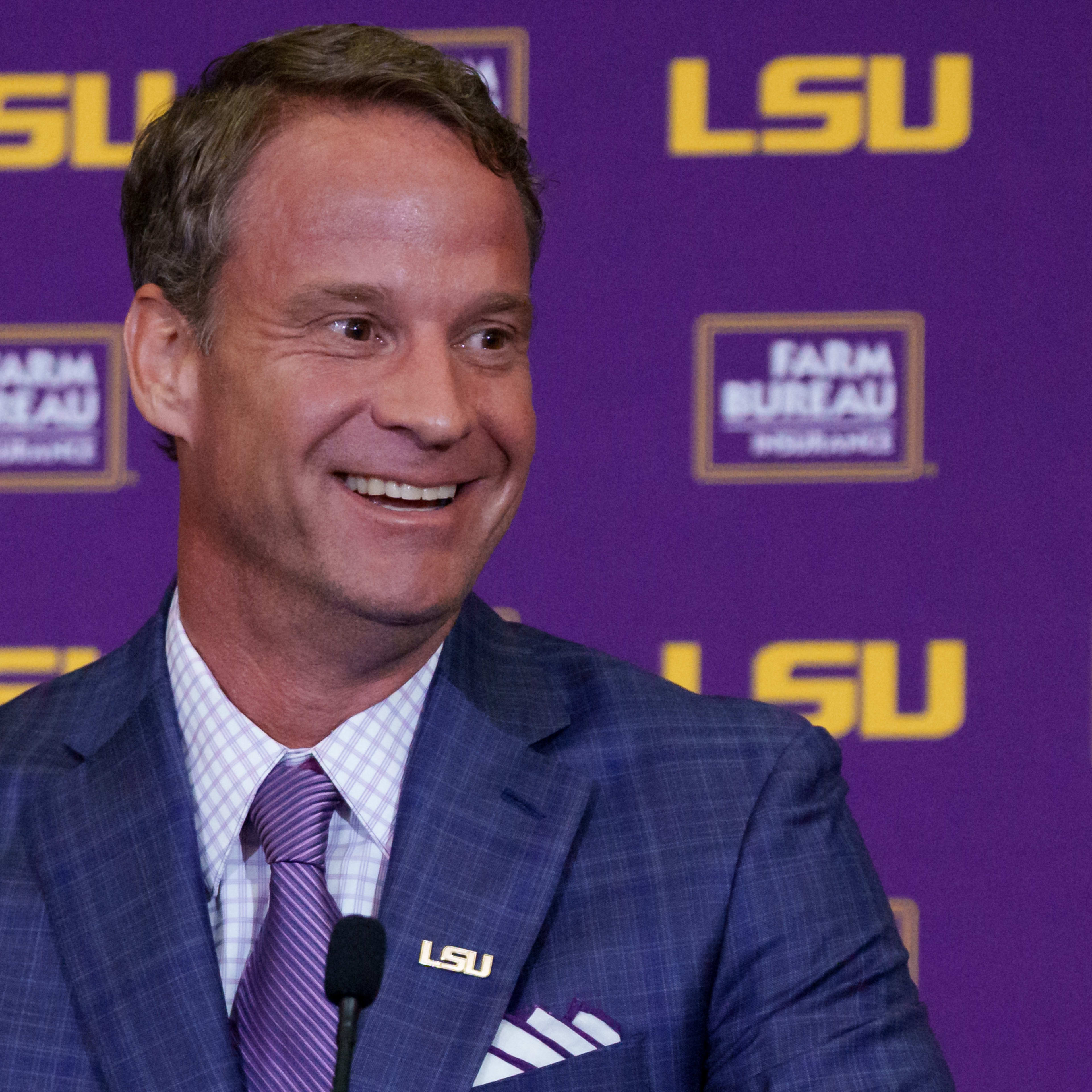 Jason, Kylie Kelce Have One Strict Rule For Their Children - The Spun