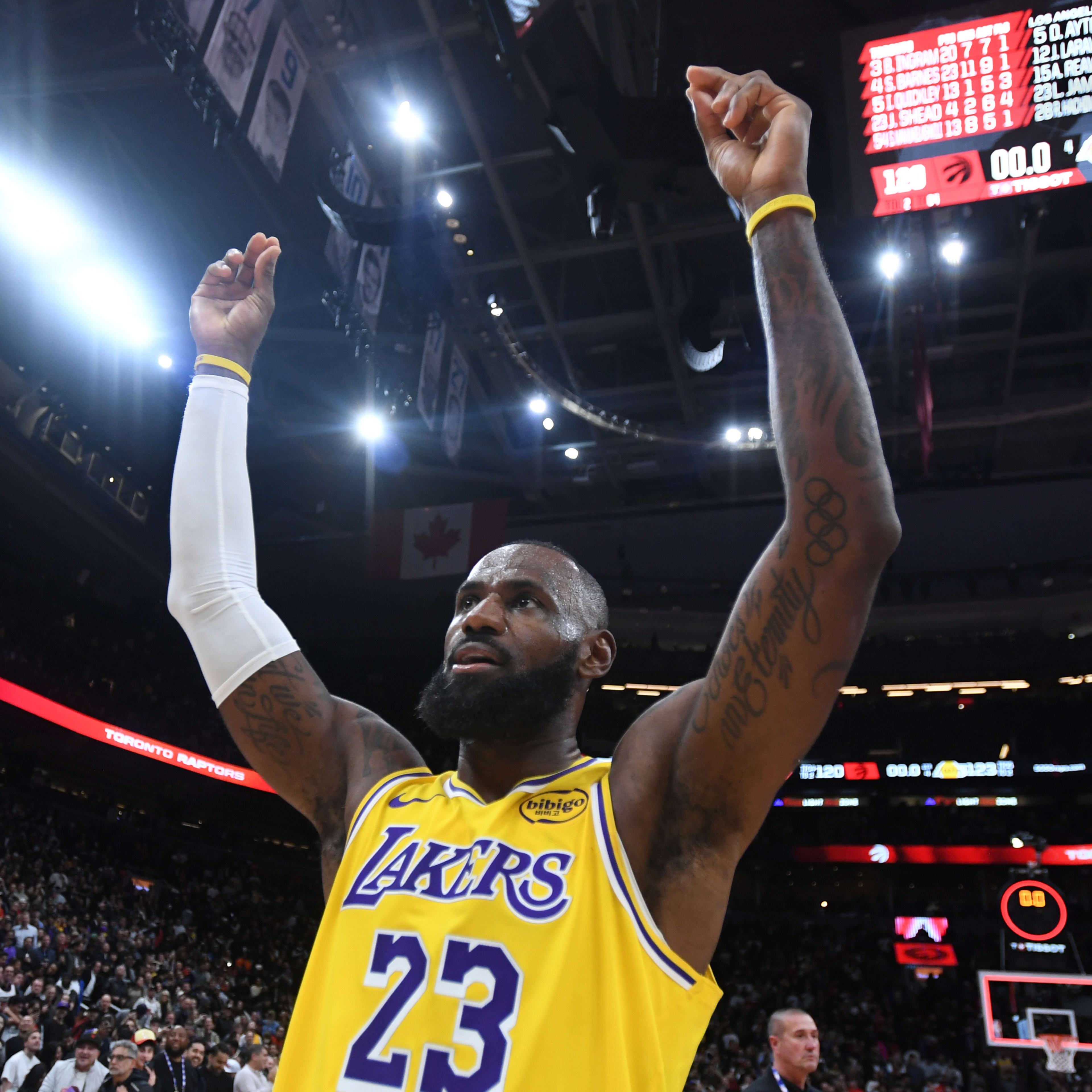 Mike McDaniel Reportedly Has Two NFL Head Coaching Interviews - The Spun