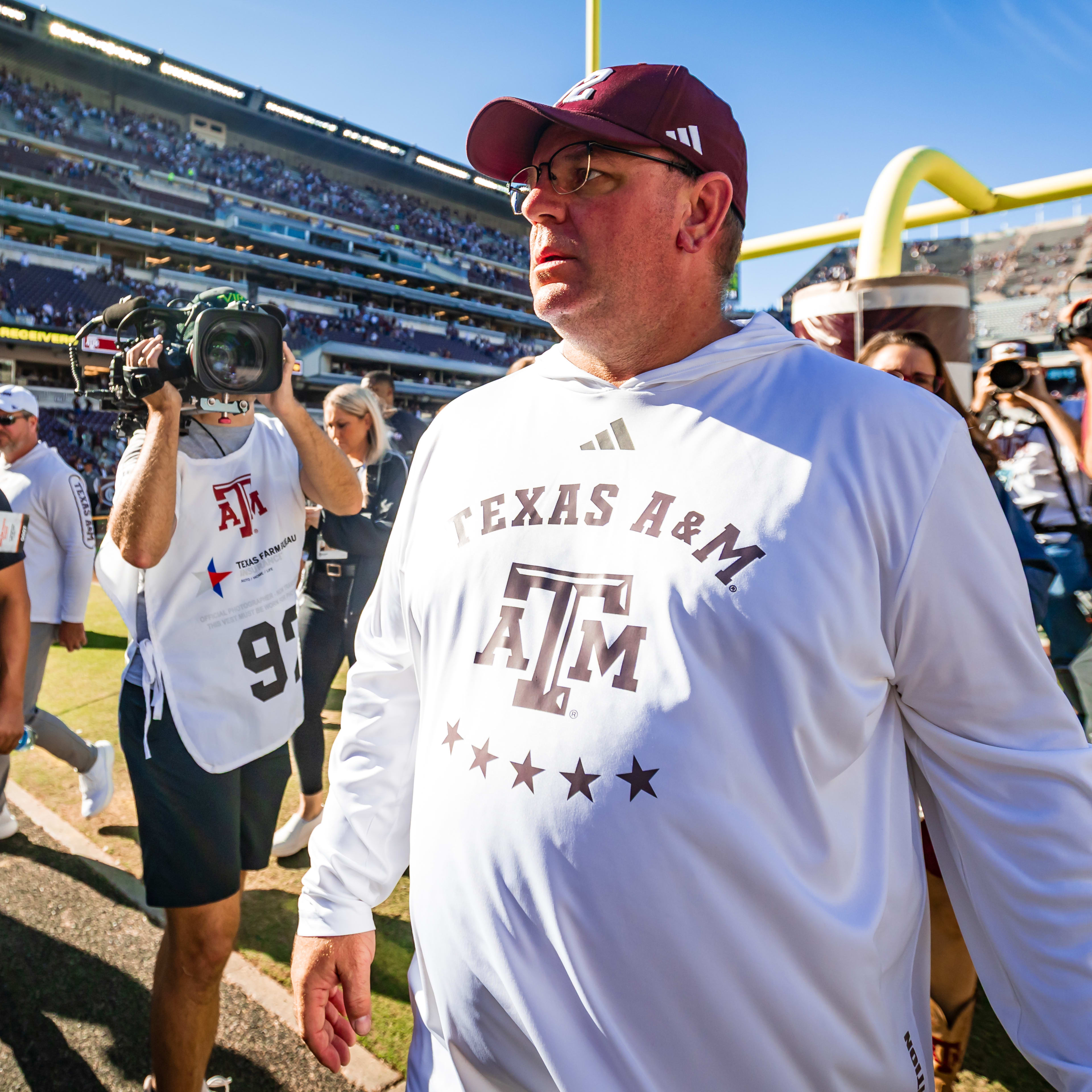 The Rock's Daughter Goes Official With Her Athlete Girlfriend - The Spun