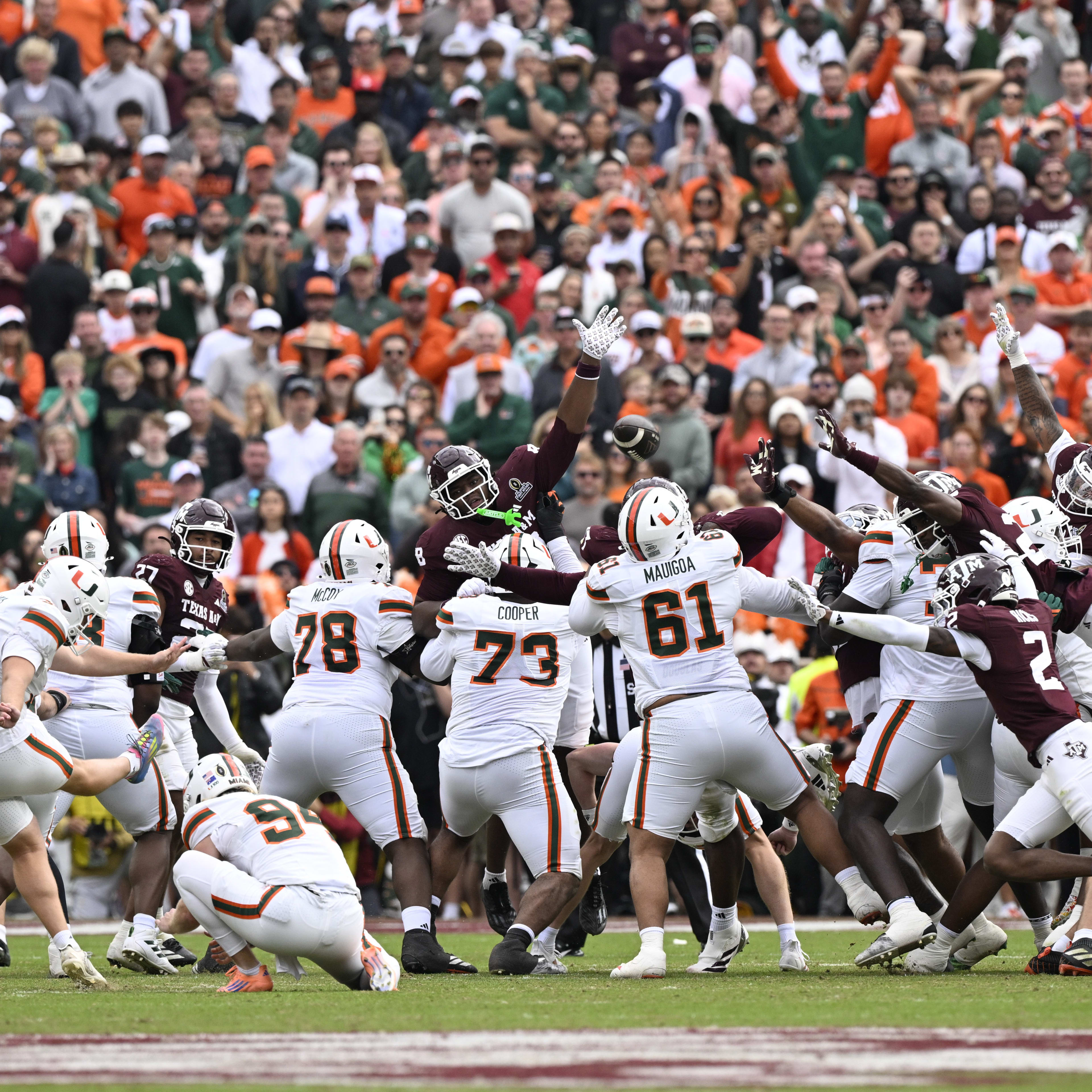 NFL Announcers Jim Nantz, Tony Romo Are Facing Criticism - The Spun