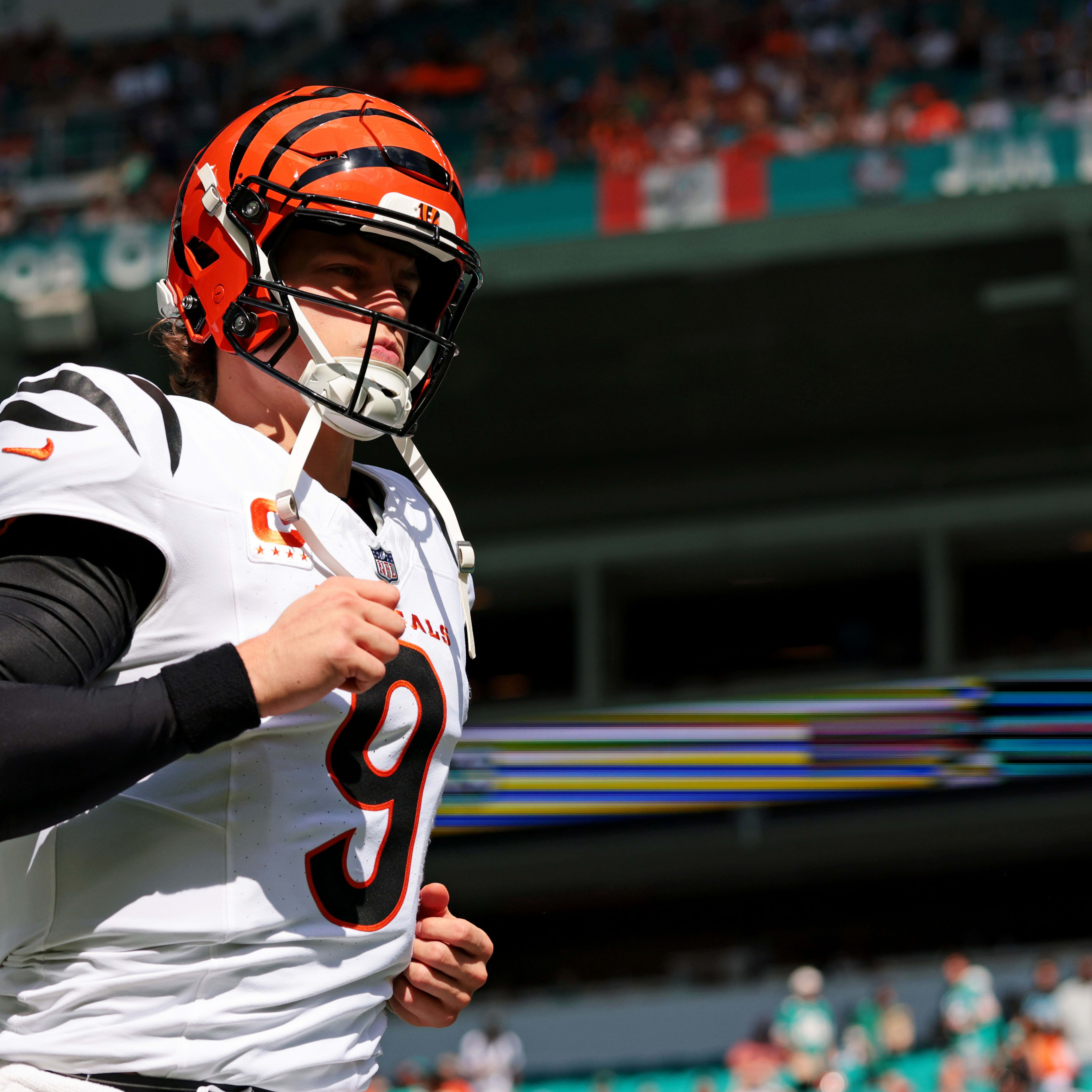 'Gorgeous' ESPN Sideline Reporter Stuns In Boat Photo - The Spun