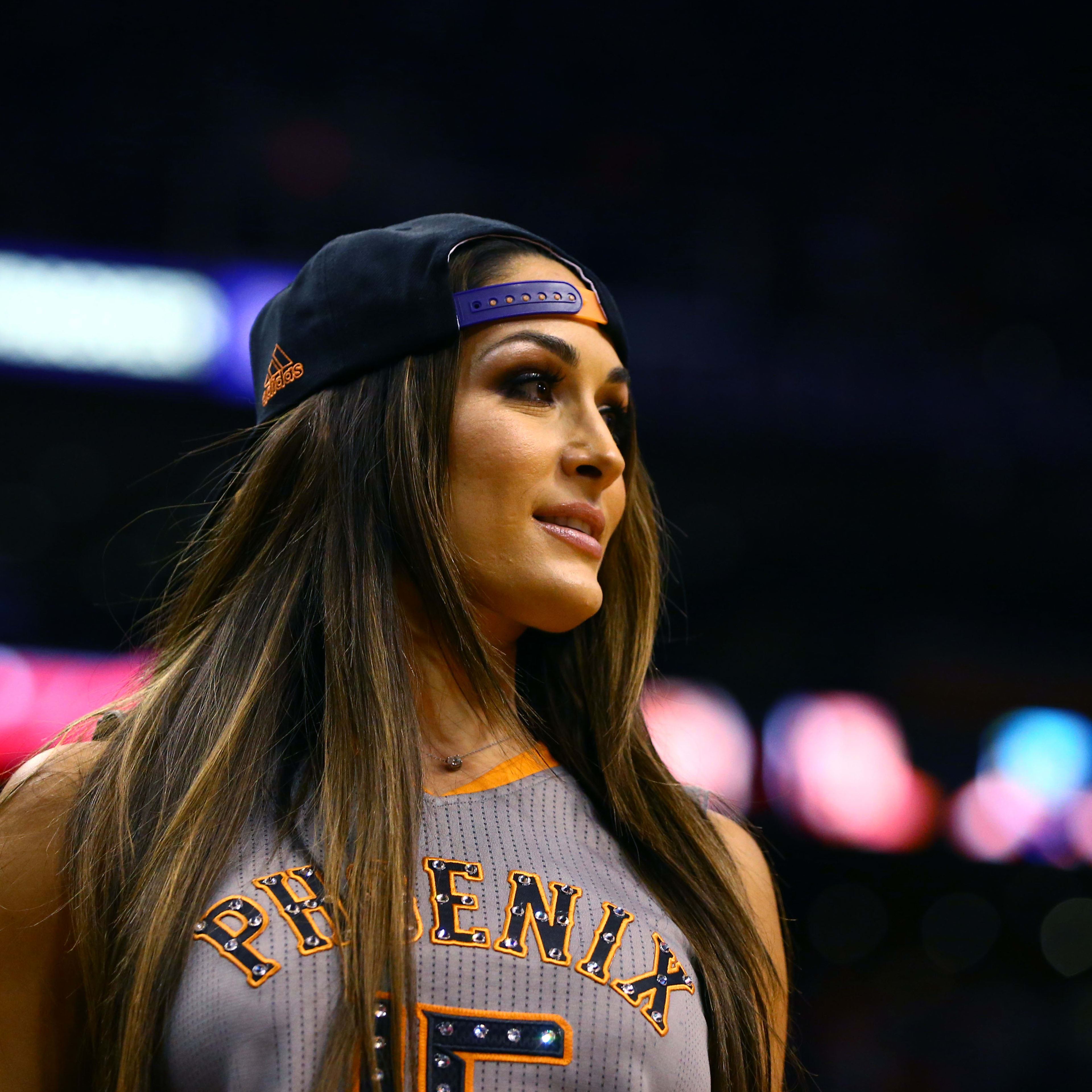 NFL Sideline Reporter Melanie Collins Grabs Everyone's Attention On ...