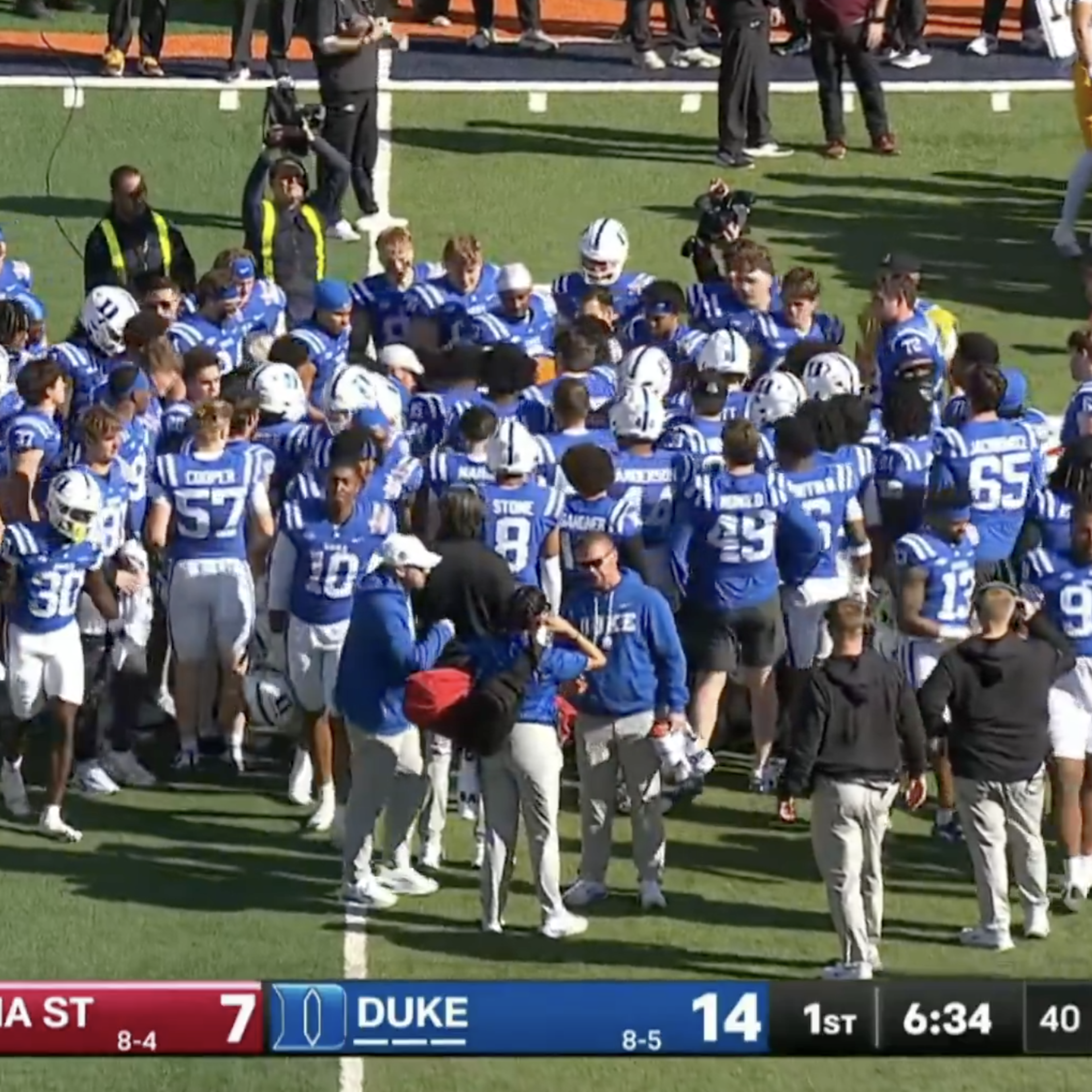 Prayers Pouring In After 'Horrific' Bowl Game Injury Today - The Spun