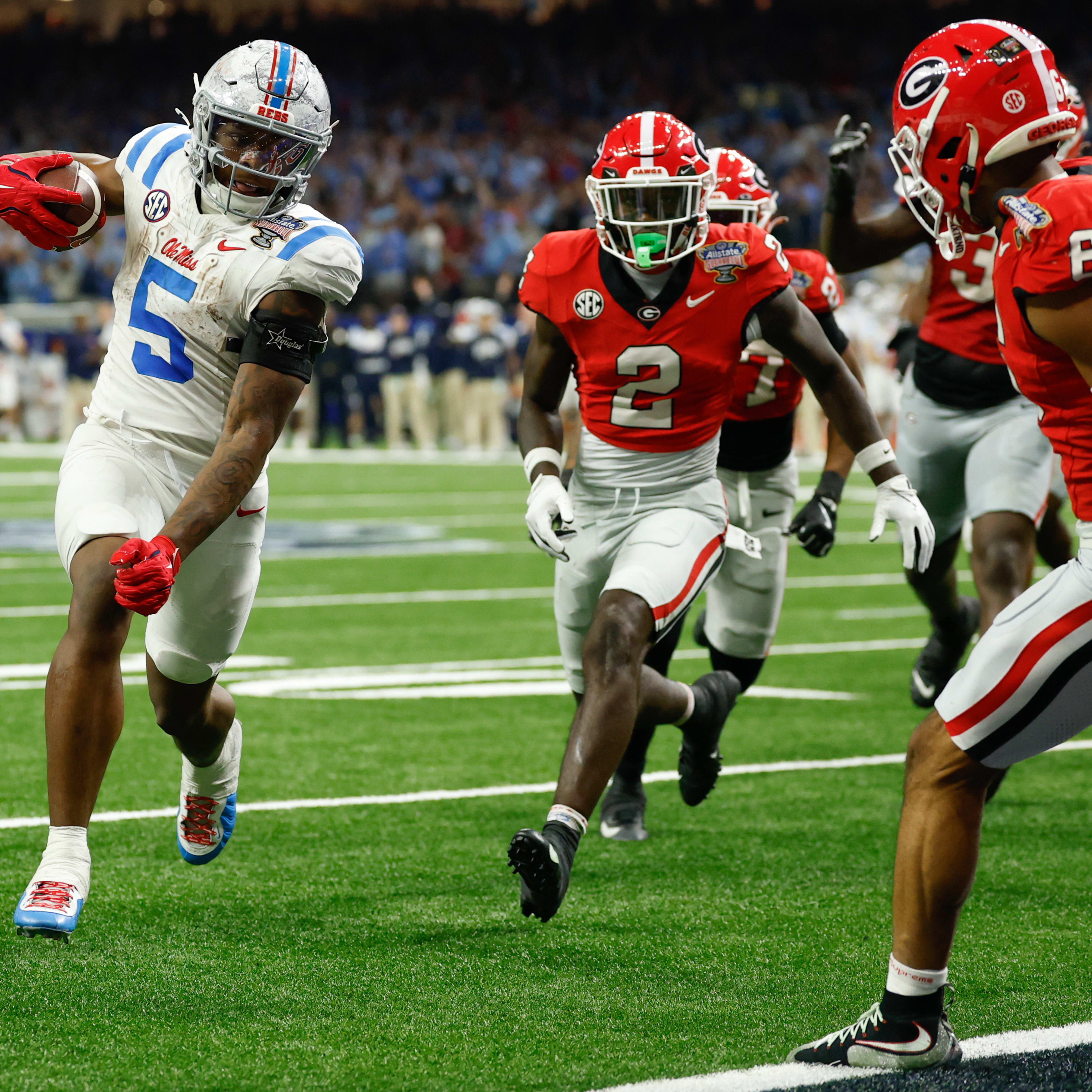 4 College Football Programs Have Now Declined Bowl Game Invites - The Spun