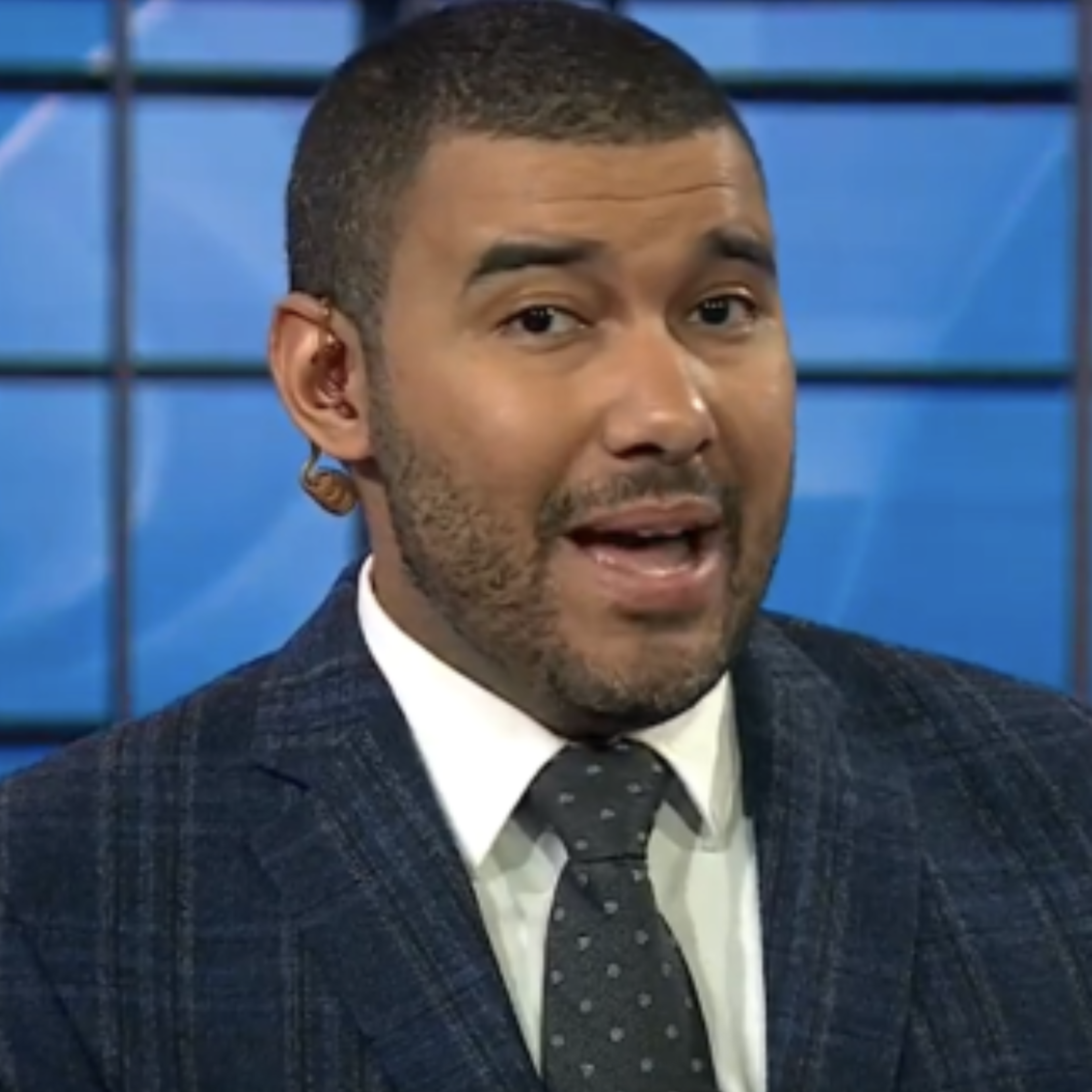 Joe Buck's Daughter Shared 'Jaw-Dropping' Swimsuit Photo - The Spun