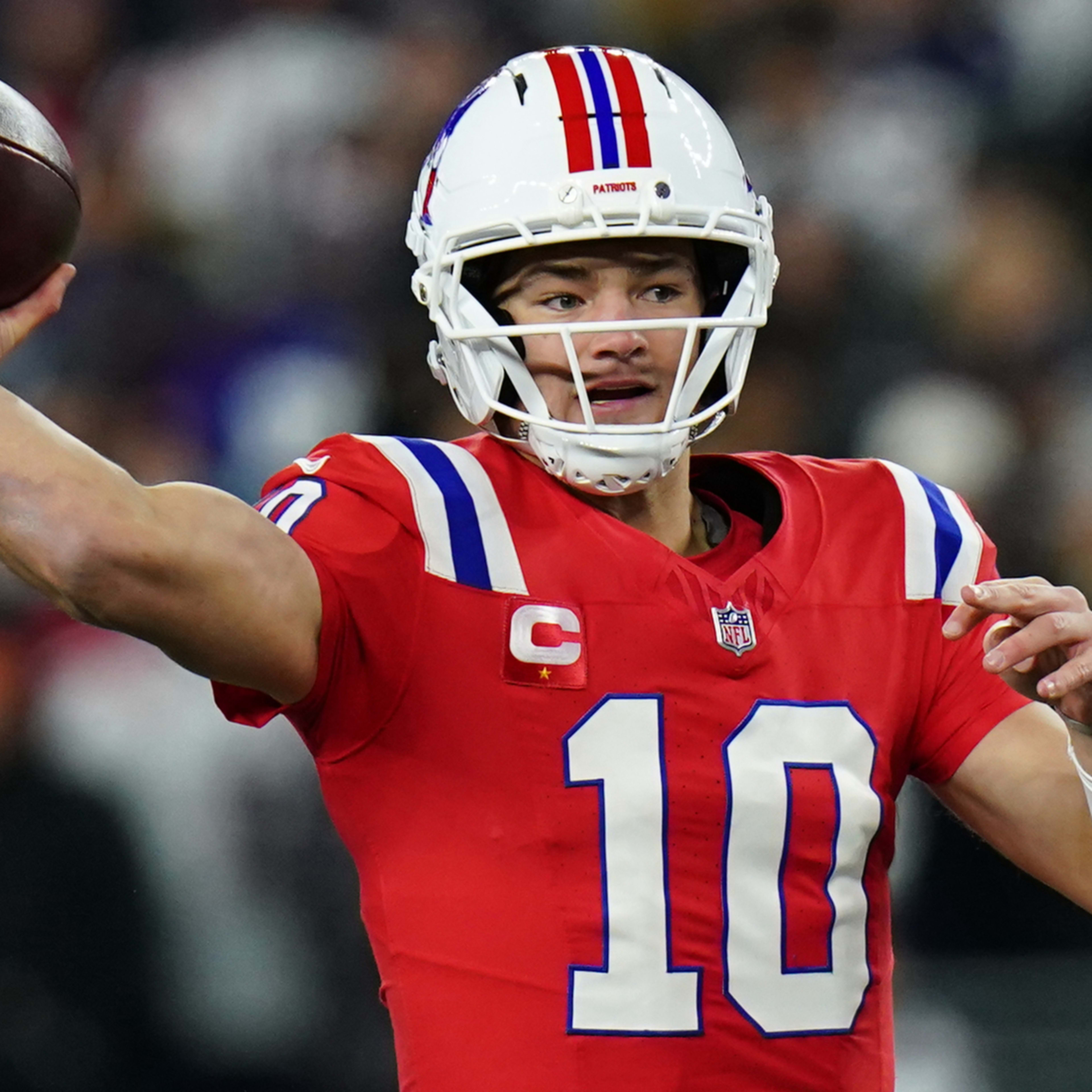 Deion Sanders Floated For NFL Job After 3-9 Season - The Spun