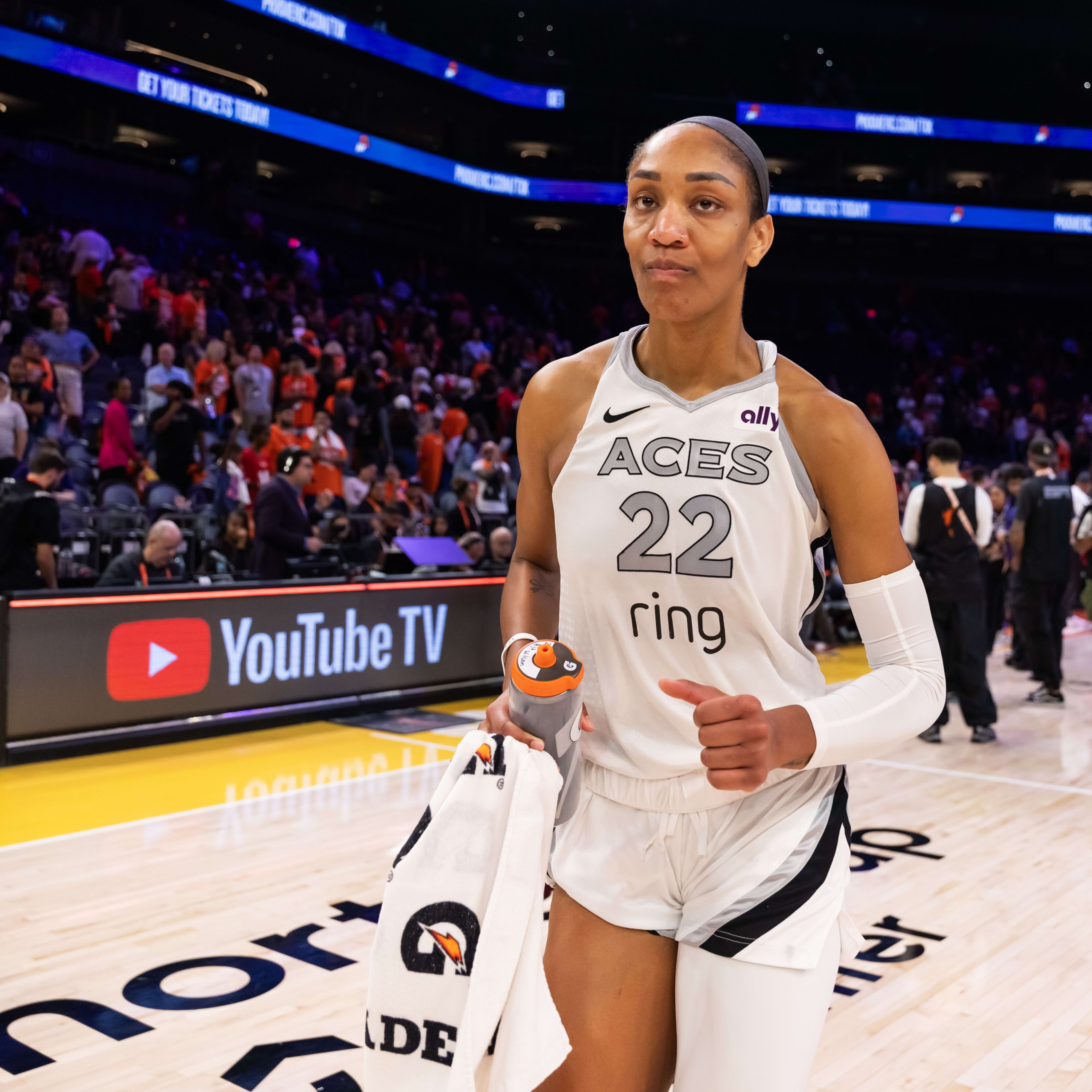 NFL Fans Are Furious With Referees In Chiefs vs. Bills Game - The Spun