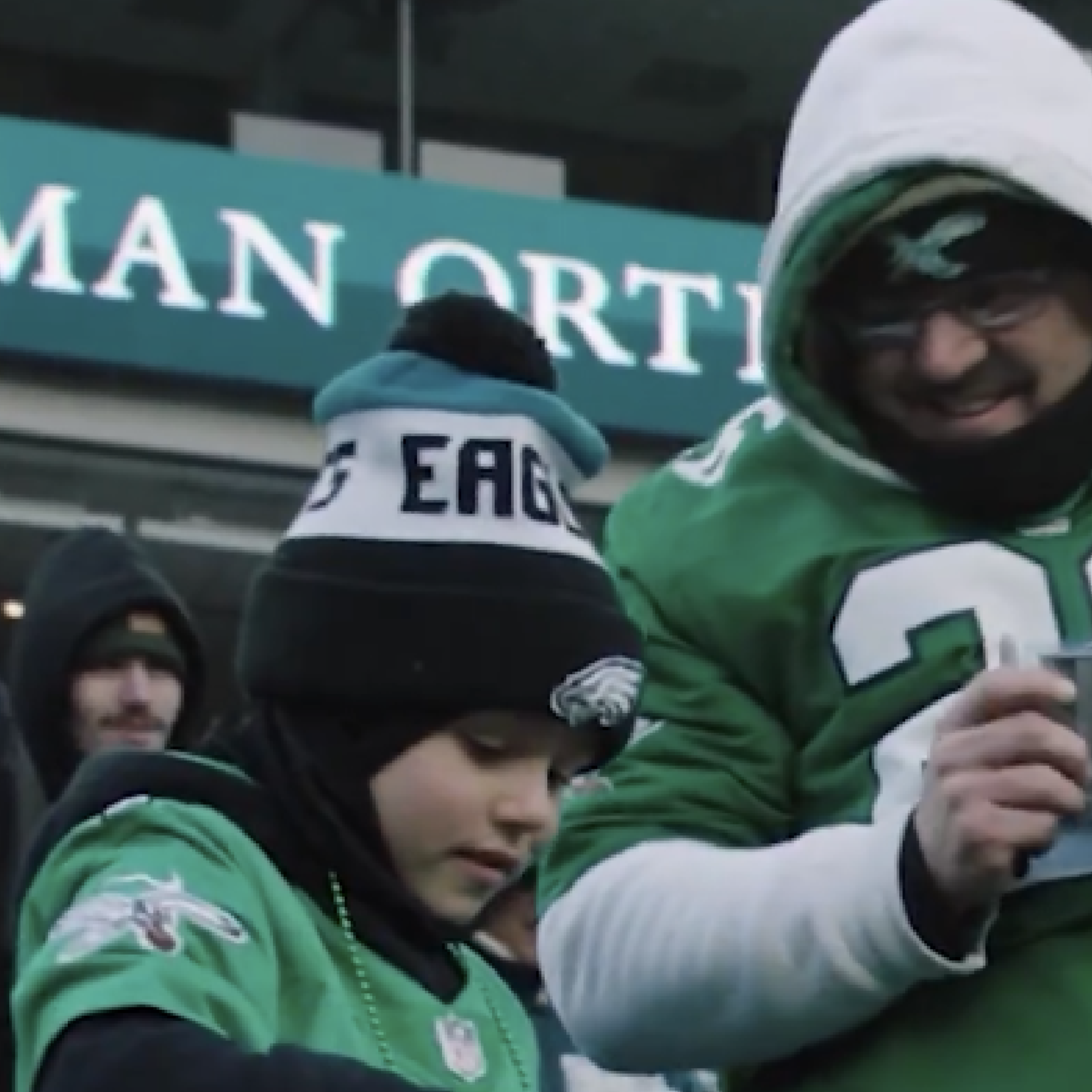 Joe Burrow Responds To Fans Saying He Should Sit Out Rest Of Season ...